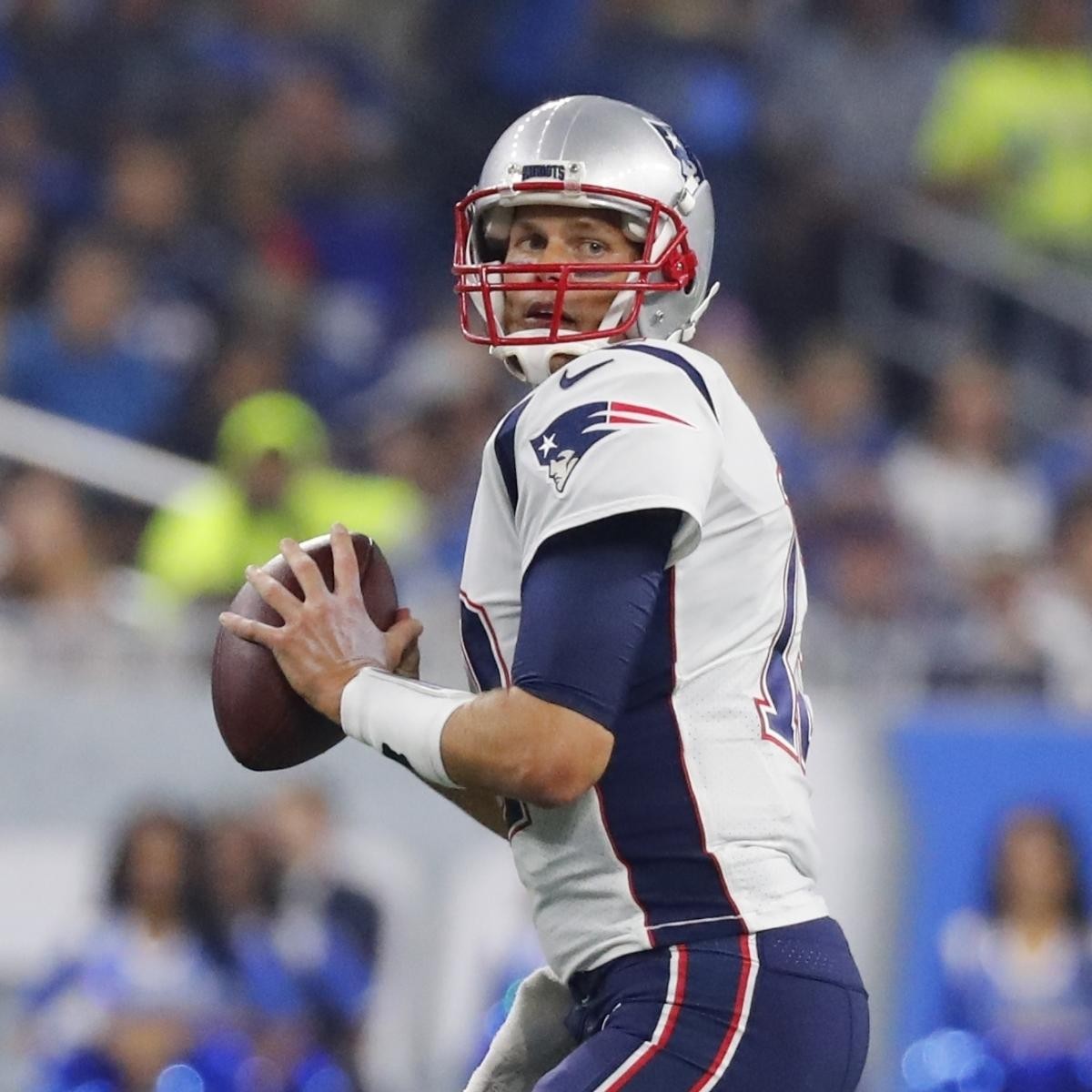 Tom Brady Downplays Floyd Mayweather Friendship, Says McGregor Fight ...