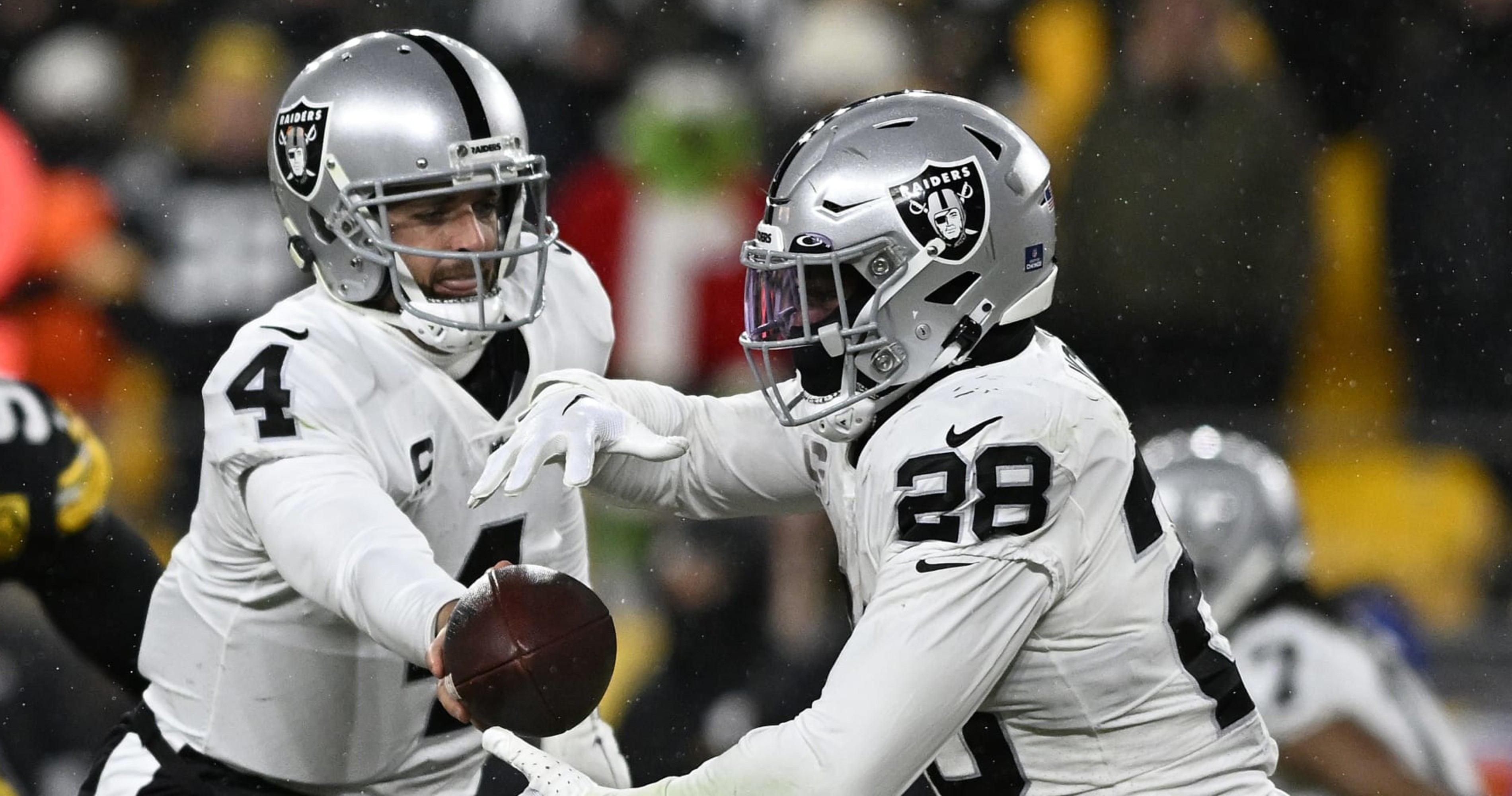 Josh Jacobs Says Derek Carr Benching Was 'Definitely Weird' for Raiders ...