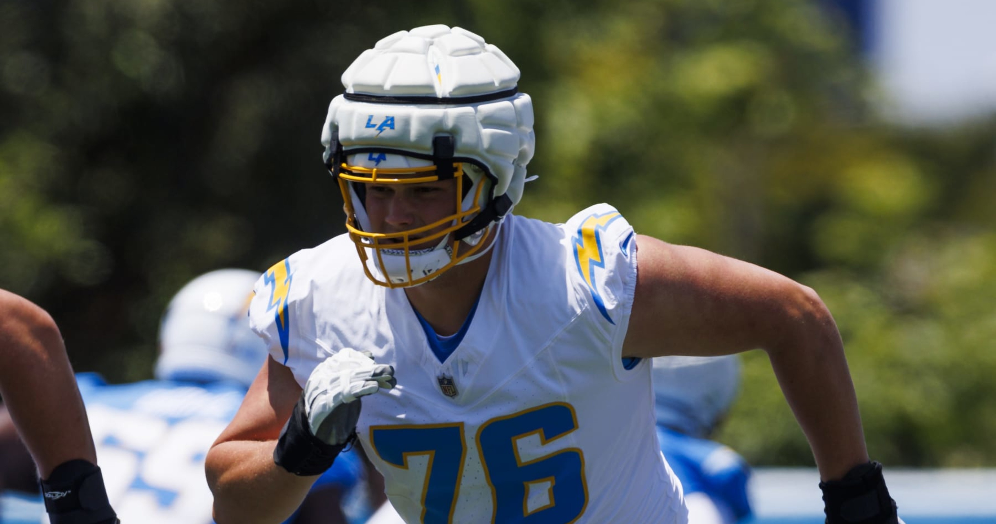 Joe Alt, Chargers Agree to Rookie Contract; Jim Harbaugh's 1st Pick in ...