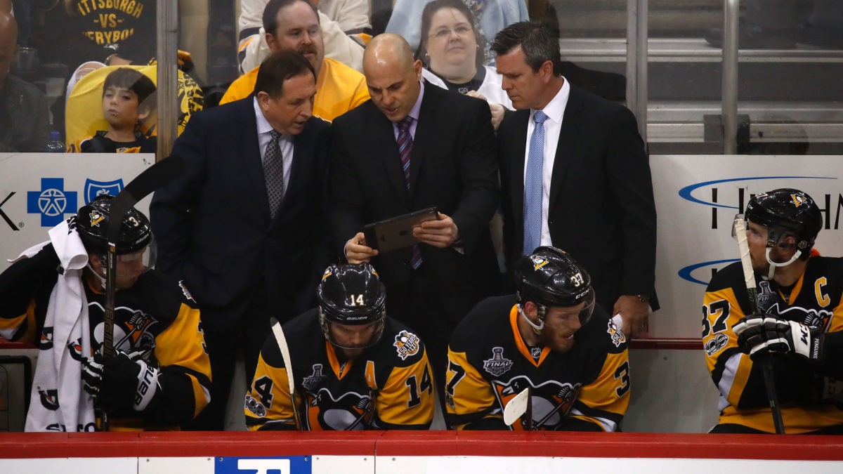 NHL Adds On-Bench Analytics to iPads in New SAP Deal
