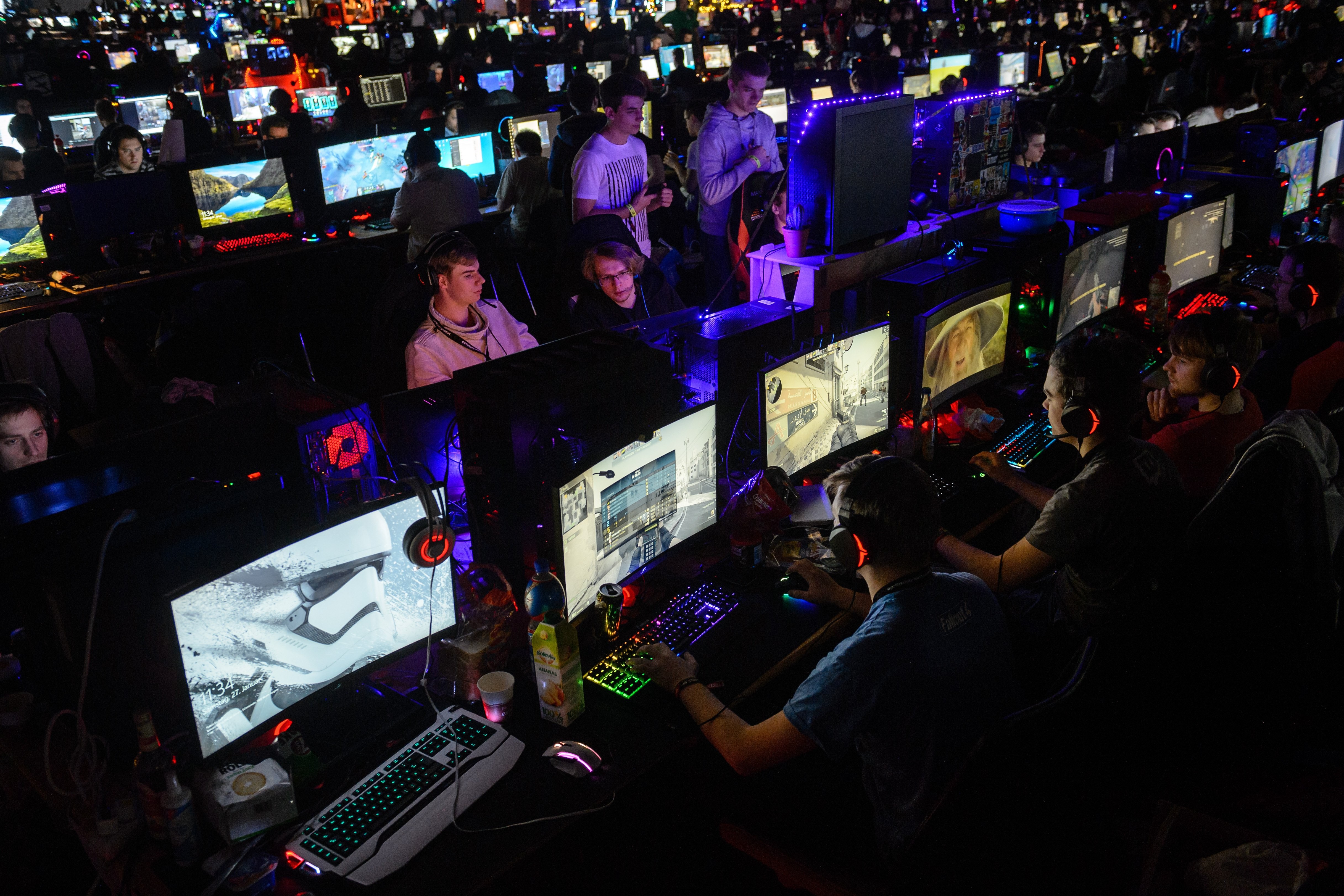 The Rise Of The Sponsored Professional Competitive Gamer