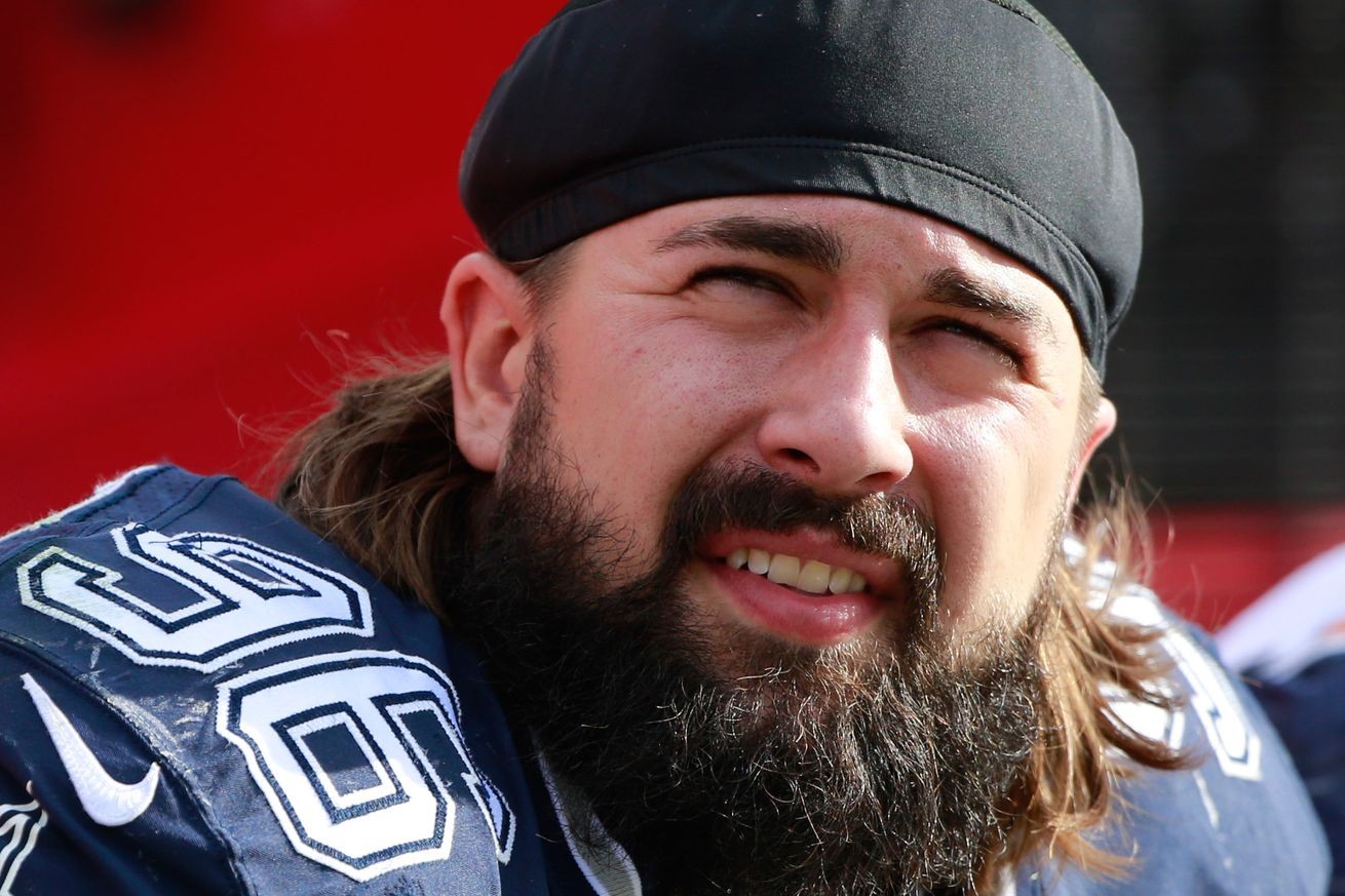 Browns sign DL Nick Hayden to bring roster to 90 players