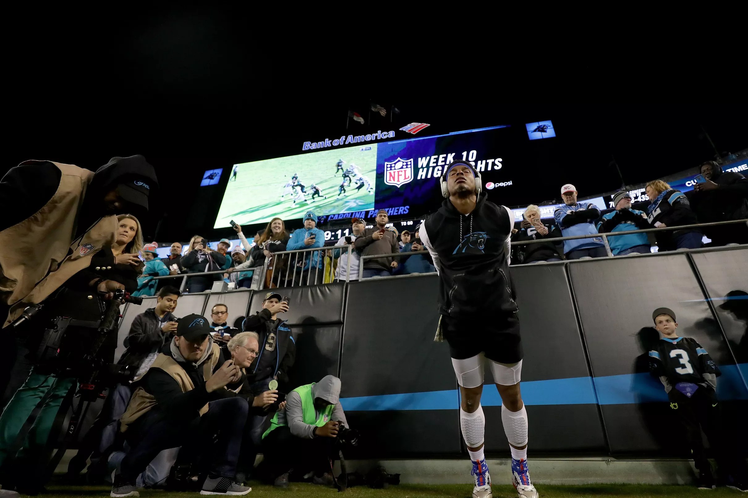 Week 10 of the NFL finishes with Dolphins vs. Panthers