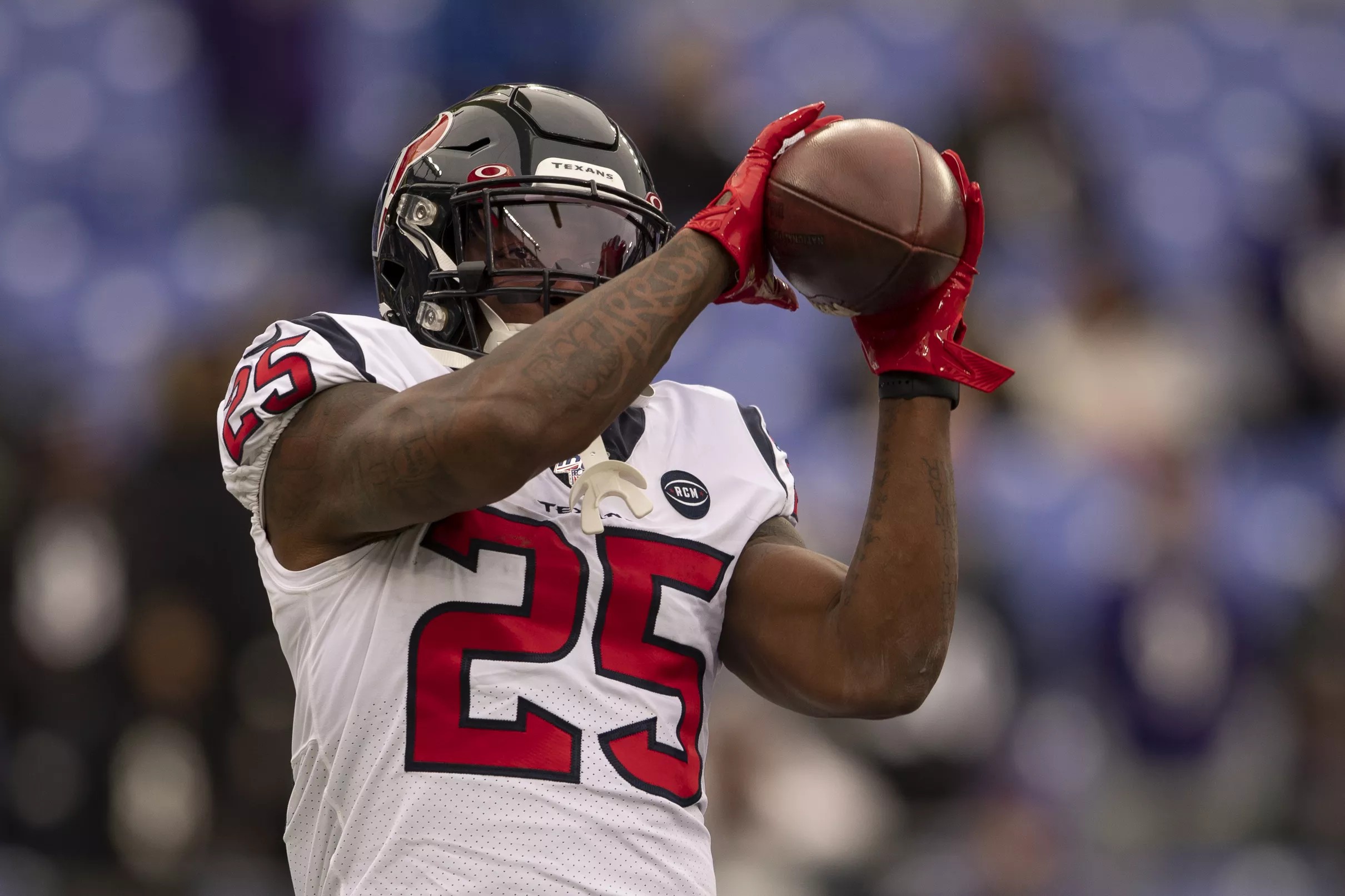 Browns get third-round pick for Duke Johnson