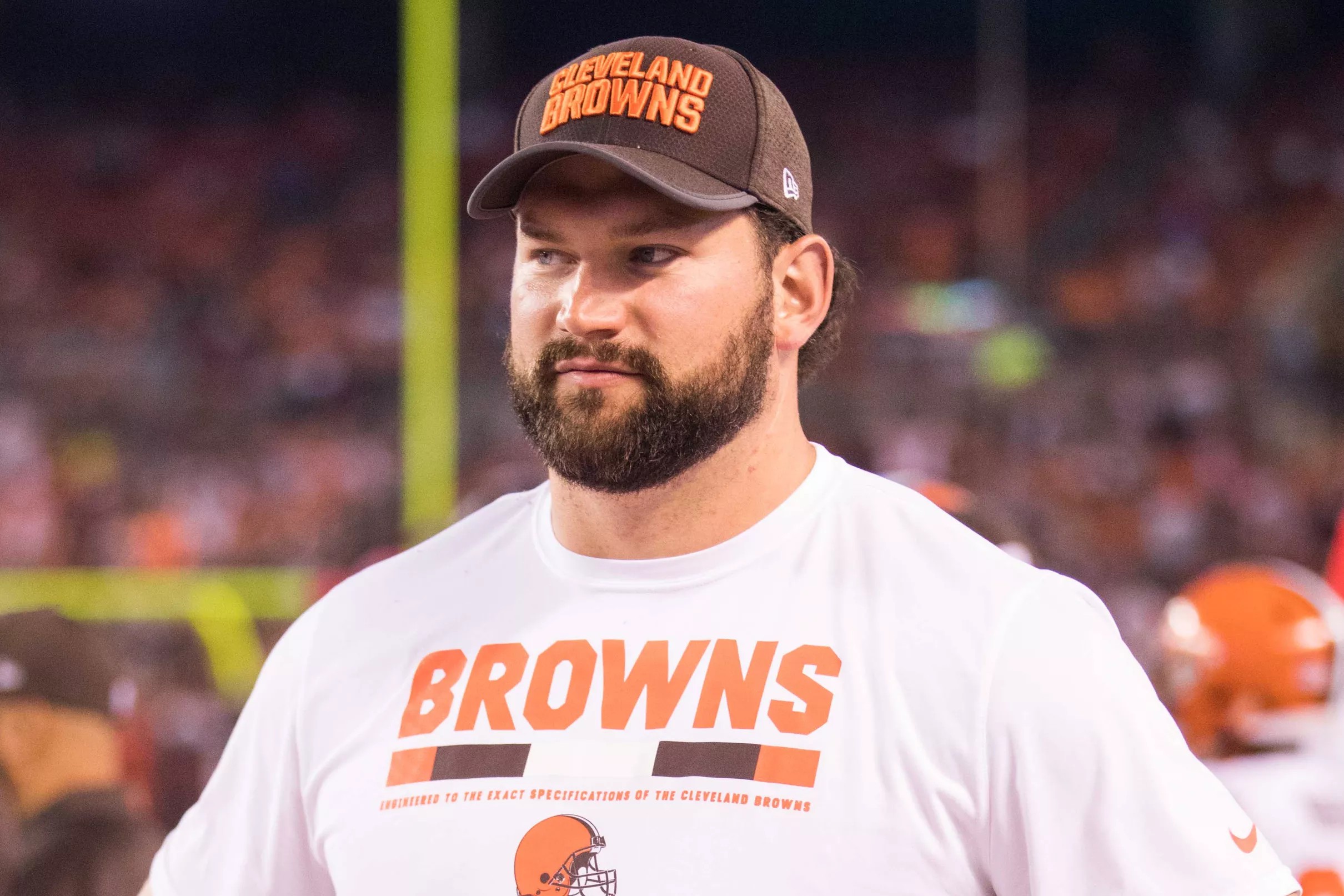 Despite injury, Browns give LT Joe Thomas a $3 million raise