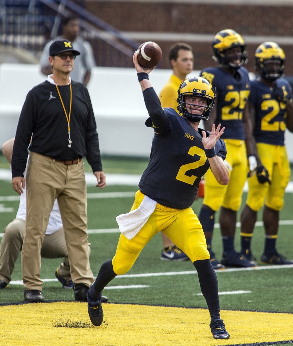 QB Shea Patterson forcing Michigan teammates to hold blocks, 'stay alive'