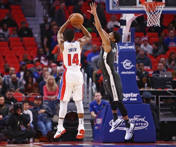 Jordan Poole and Isaiah Livers play "The Newlywed Game" before NCAA ...