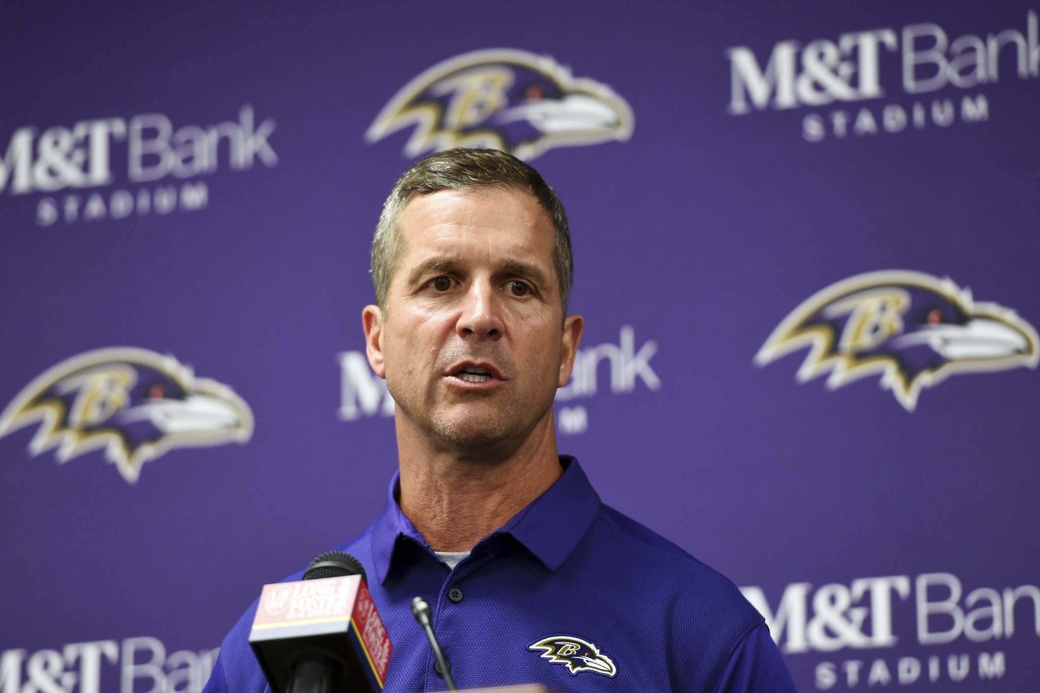 Michigan DE Carlo Kemp playing through broken hand