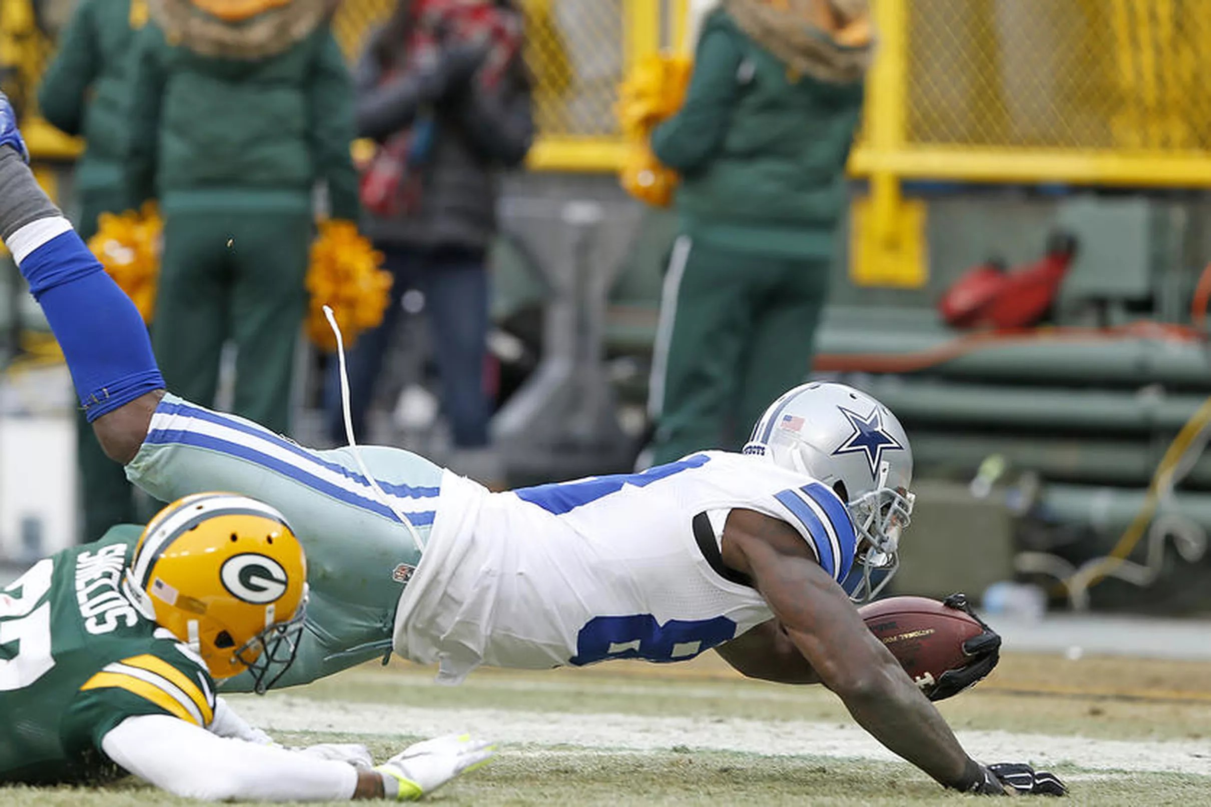 It’s (semi) official: Dez caught it