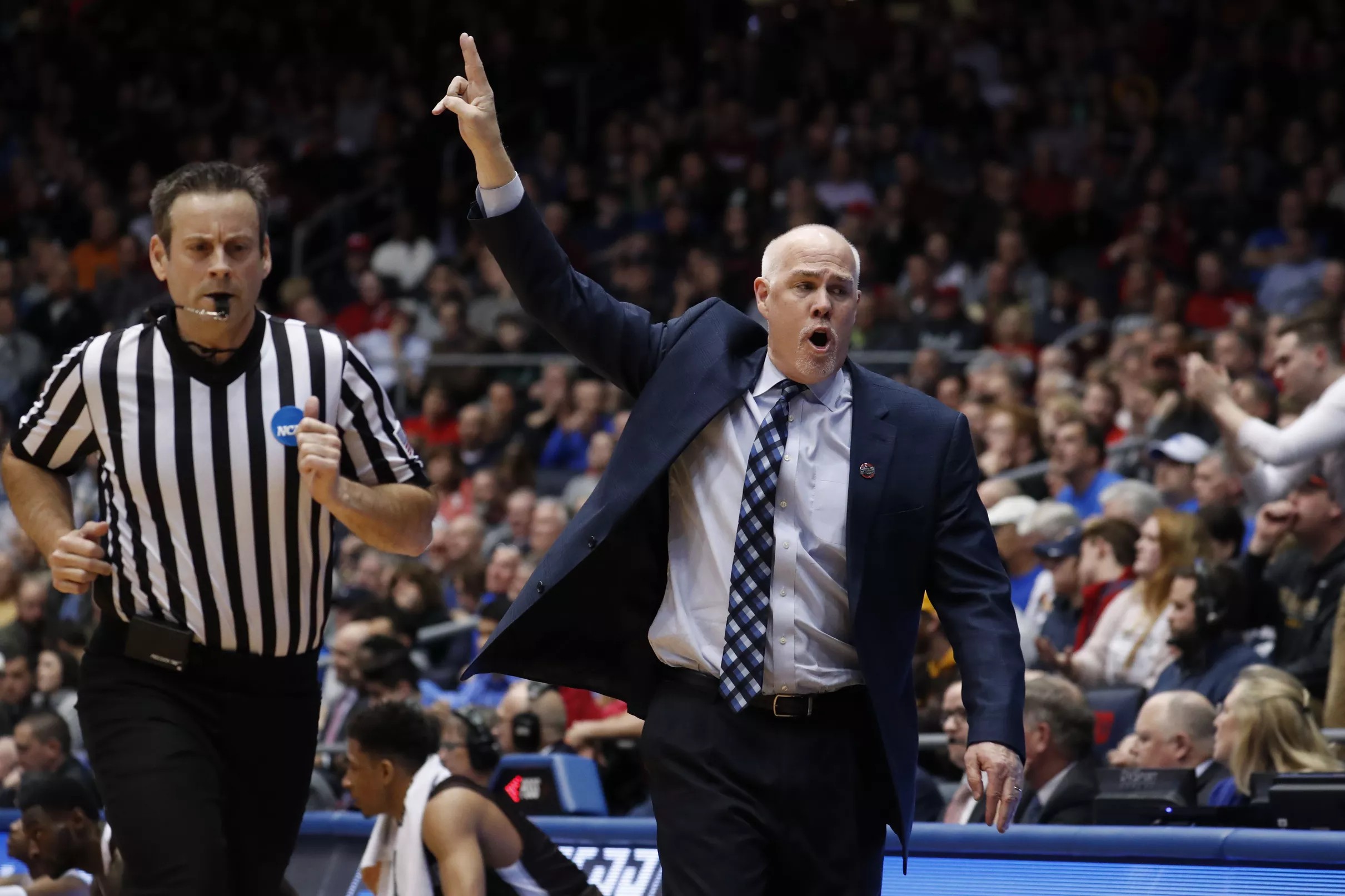 Mark Schmidt interviewed for Pitt job