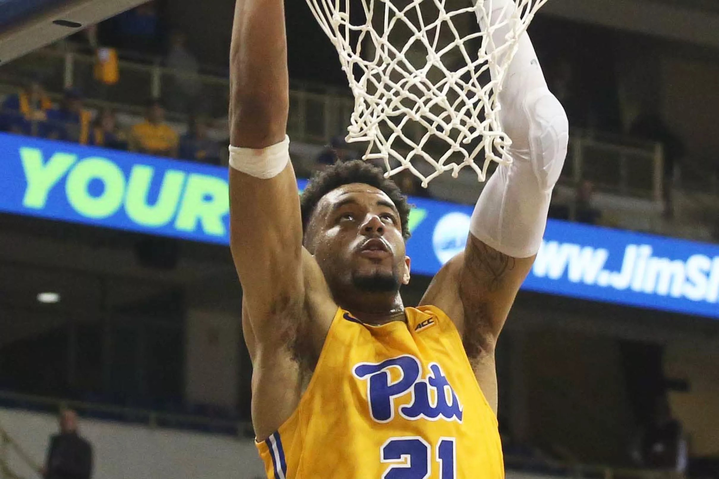 Terrell Brown leads Pitt in scoring against Syracuse