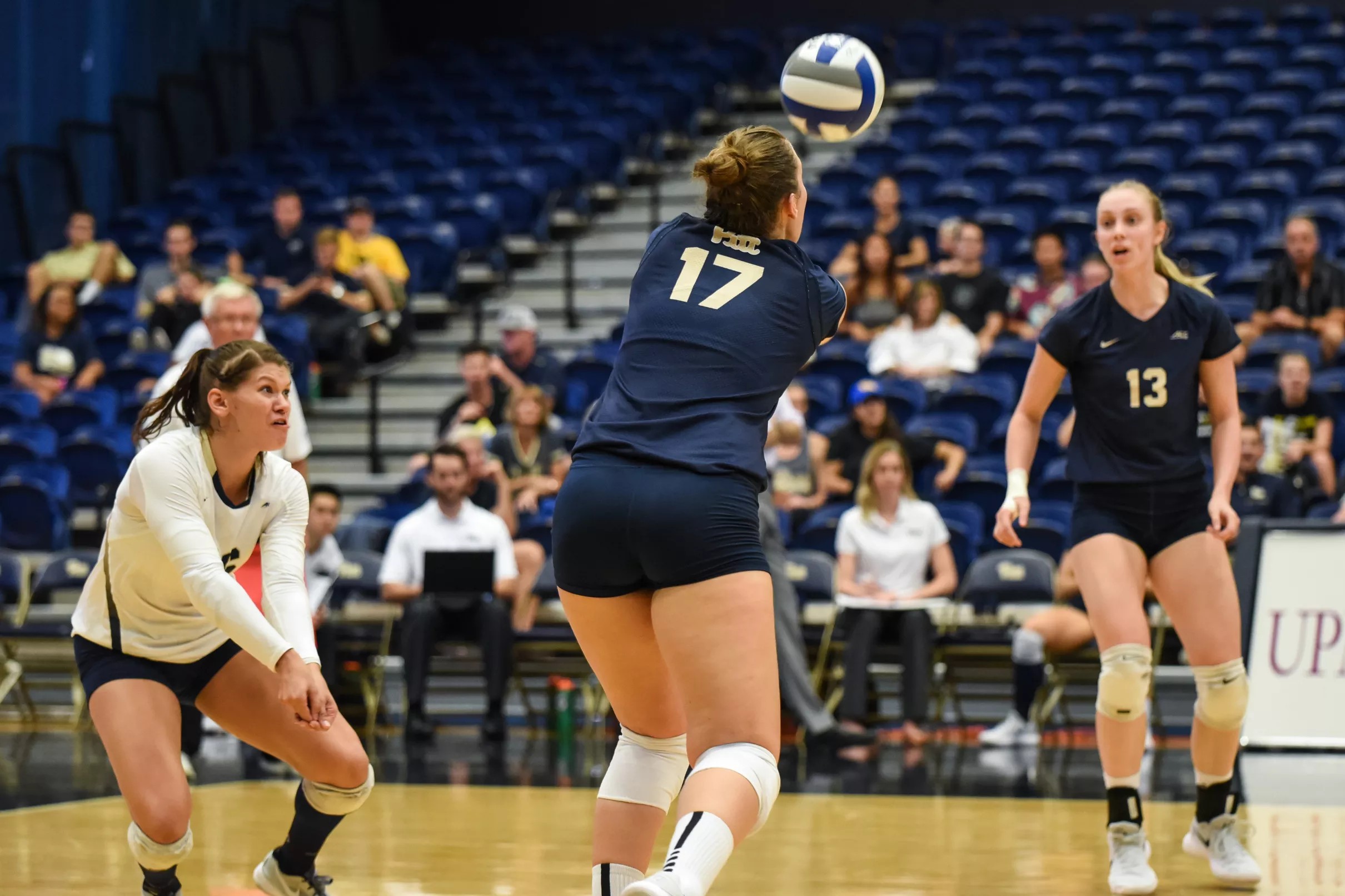 Pitt volleyball sweeps Florida State, 3-0