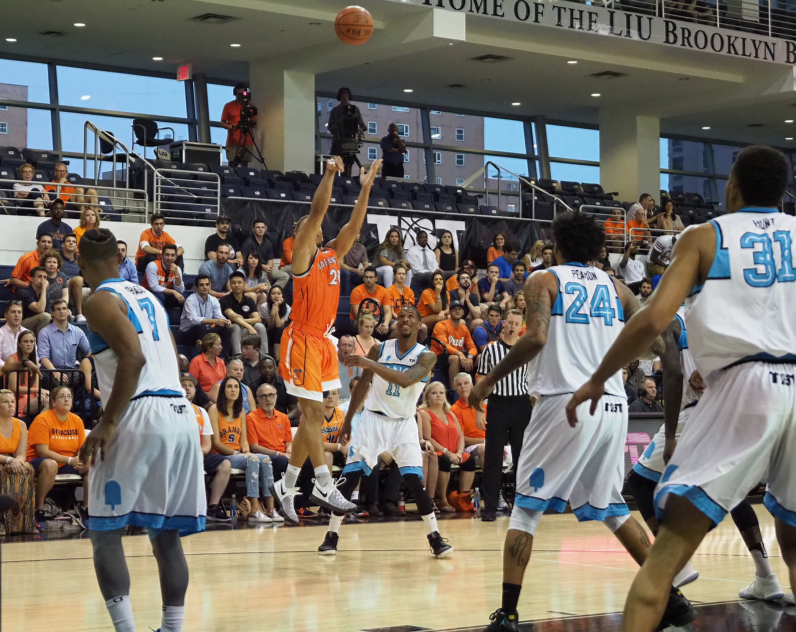 Boeheim's Army stages massive comeback, reaches Final Four in TBT