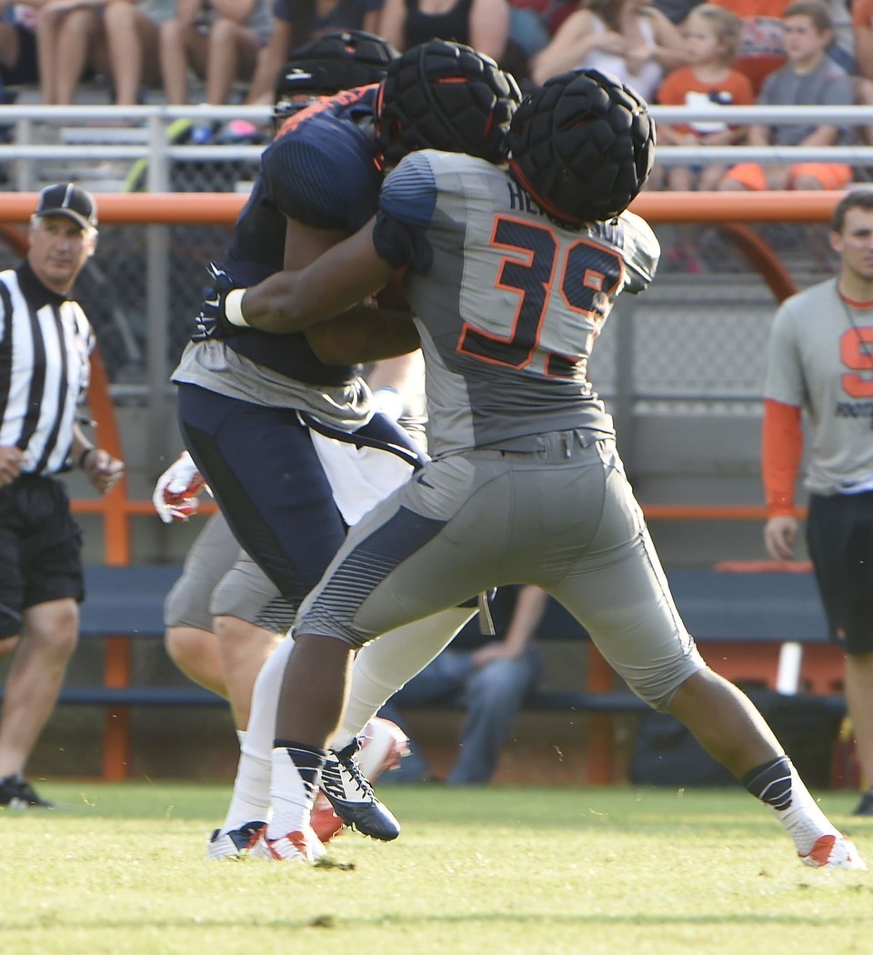 Syracuse football linebacker Troy Henderson to transfer