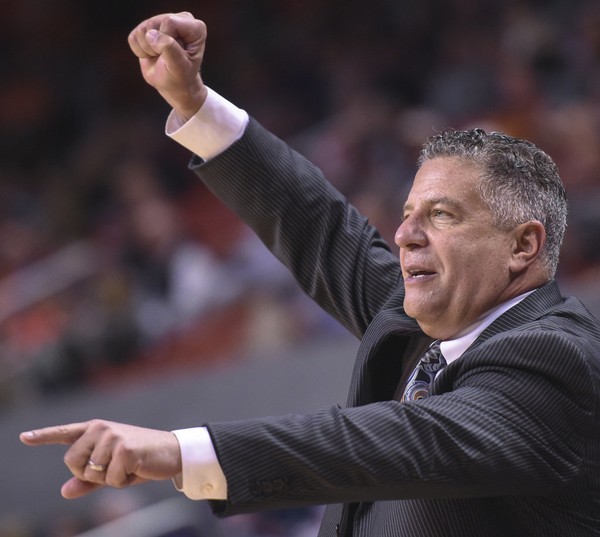 Bruce Pearl Breaks the Streaks vs the Vols