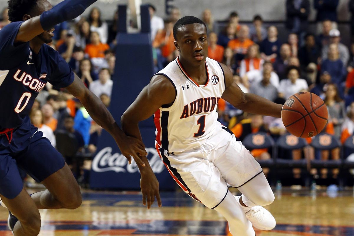 Auburn Extends Winning Streak