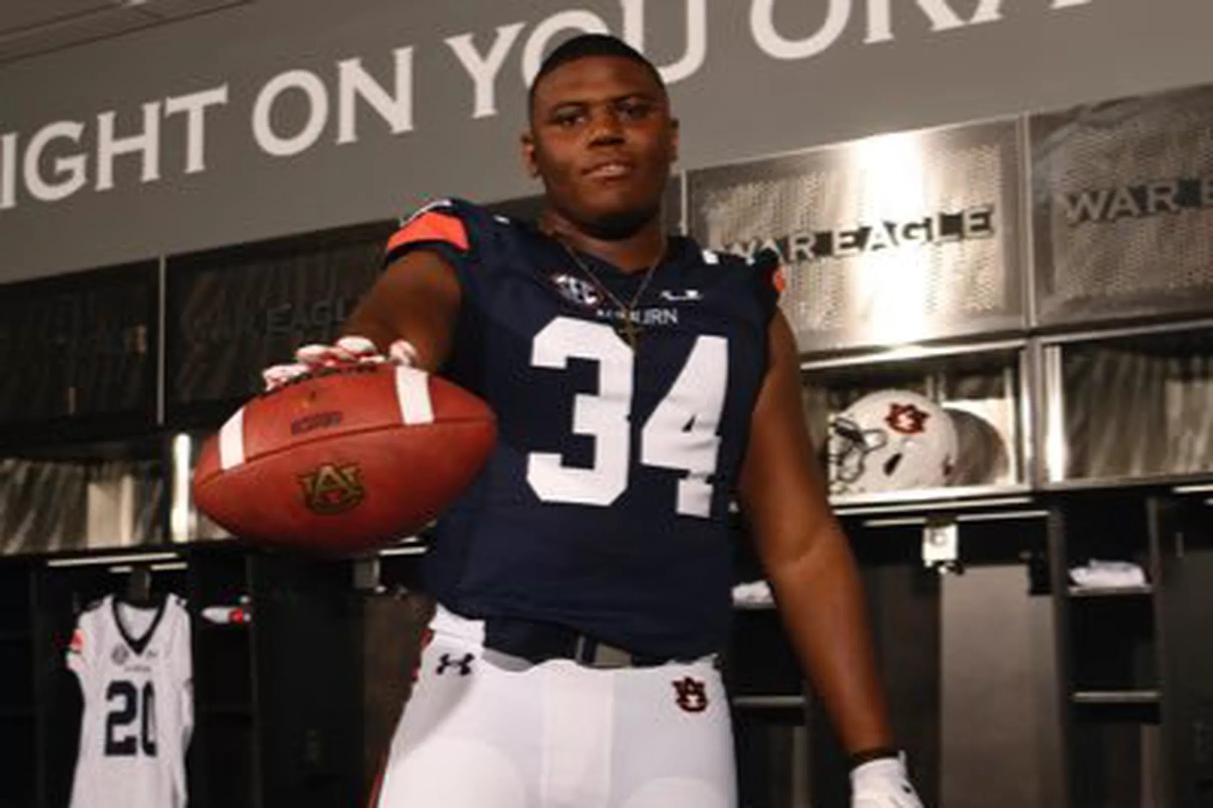 3-Star Linebacker Kameron Brown Signs With Auburn