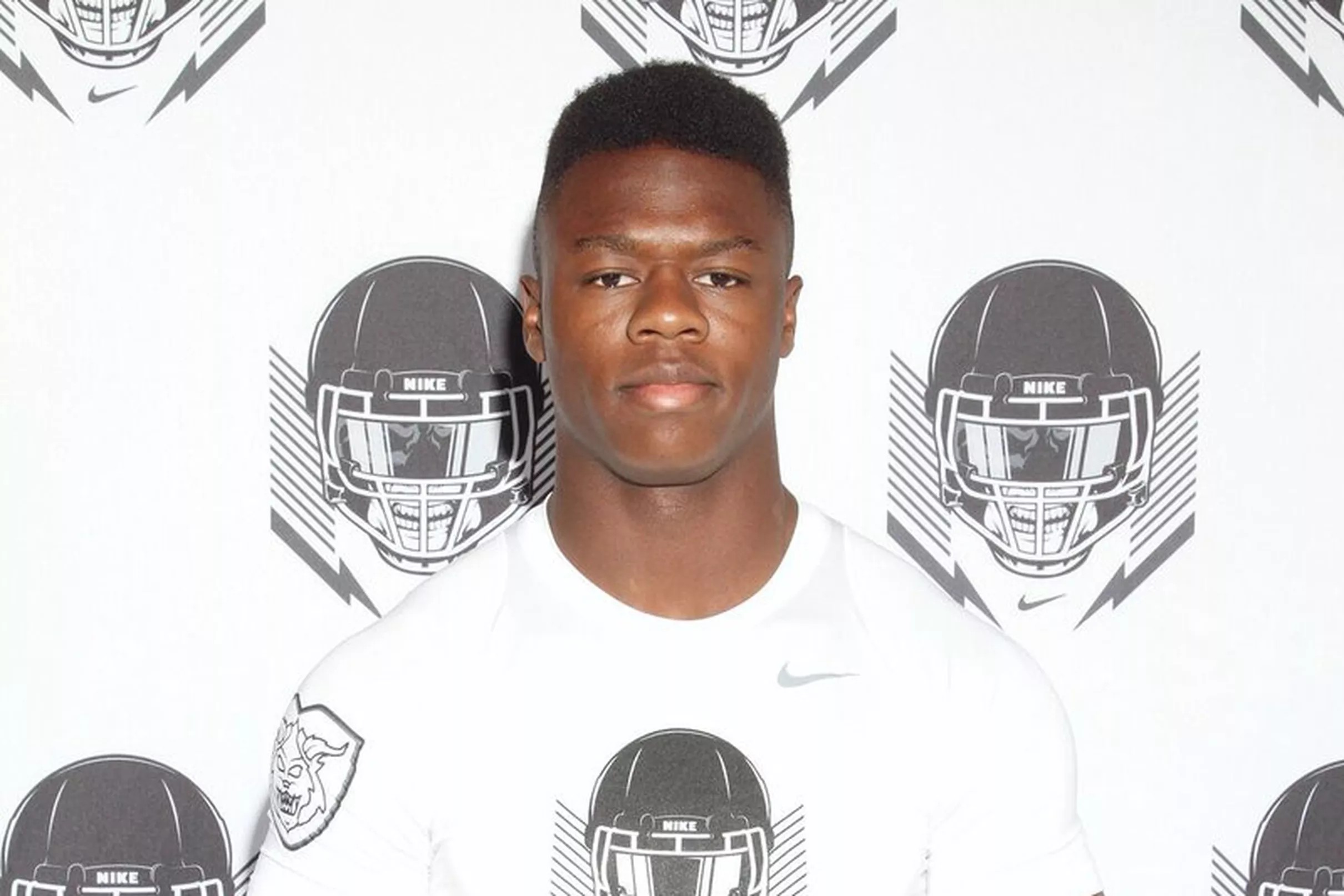 AU Legacy 3-Star Wide Receiver Shedrick Jackson Is An Auburn Tiger