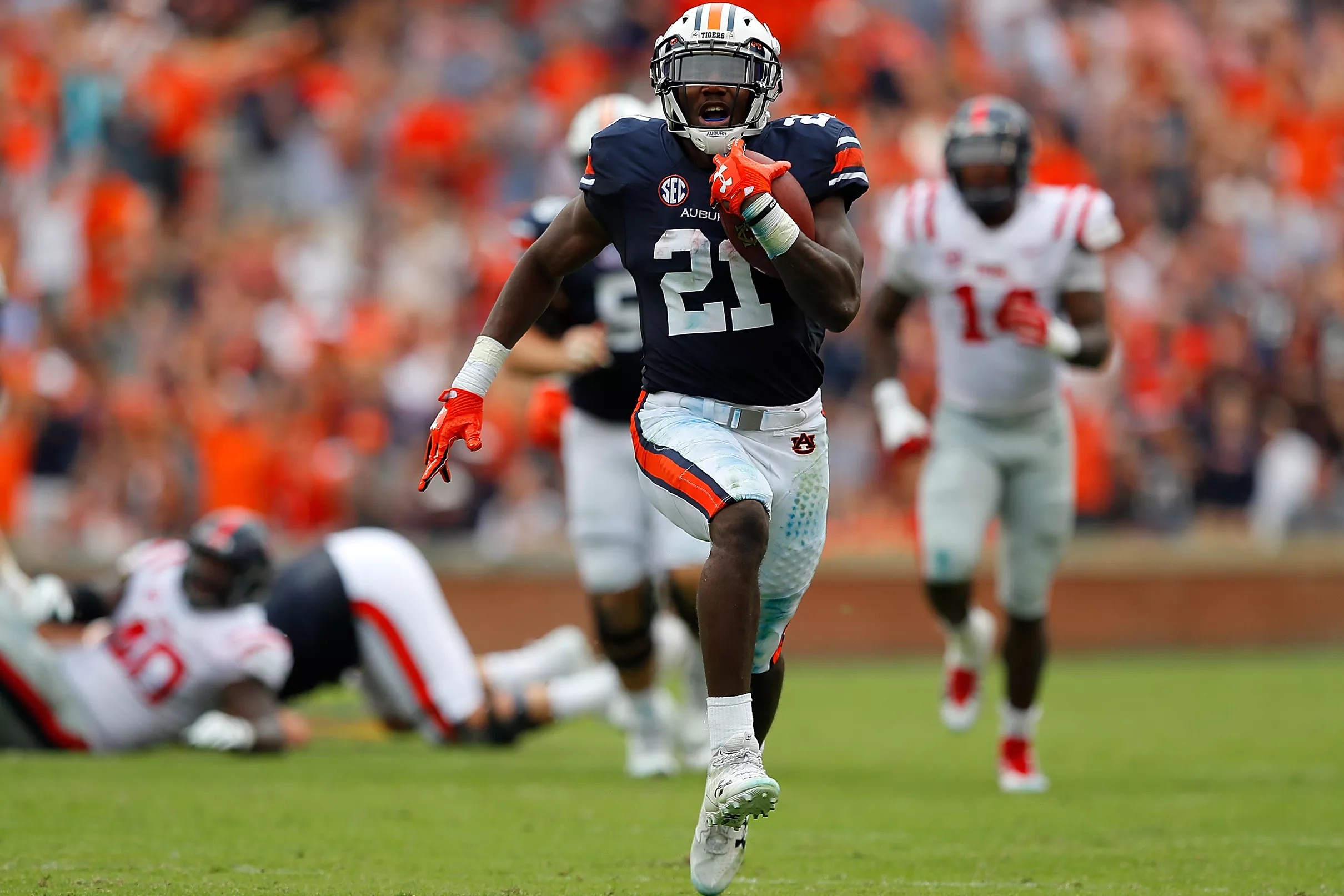 Undercover Barner: L-Eschew