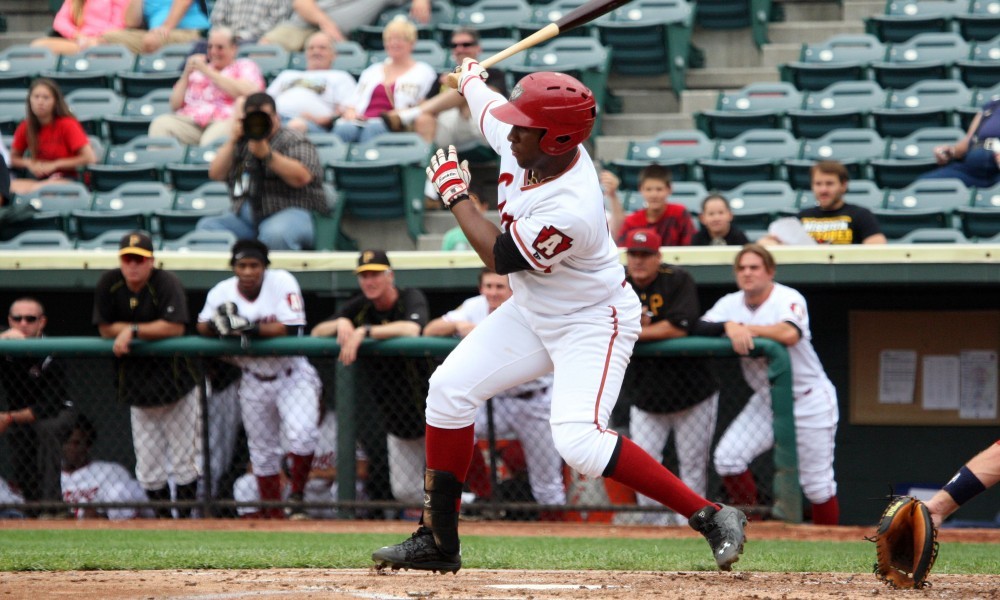 Winter Leagues: Mel Rojas Jr. Leads the Dominican League in Homers