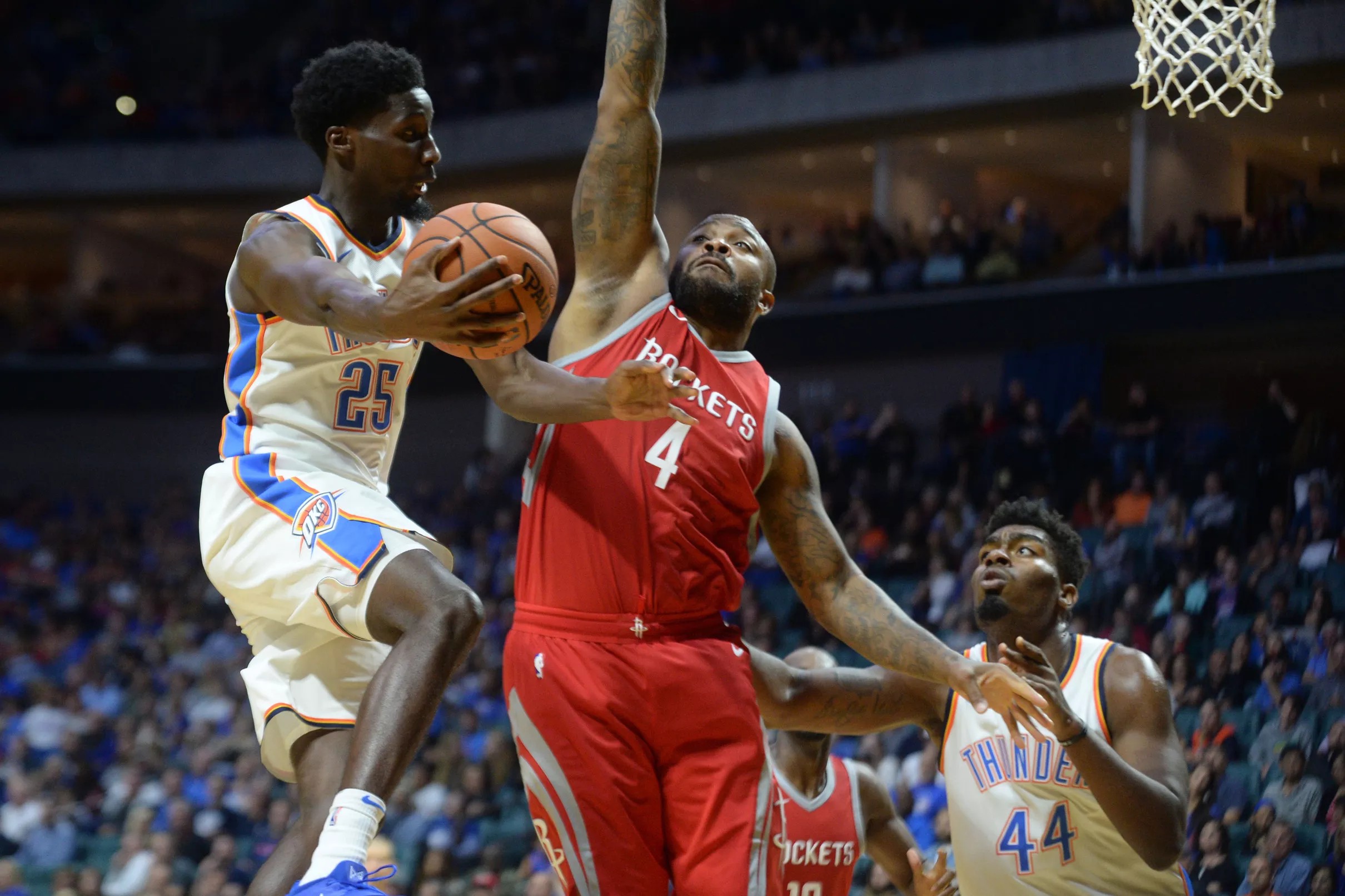 Daniel Hamilton Makes NBA Debut