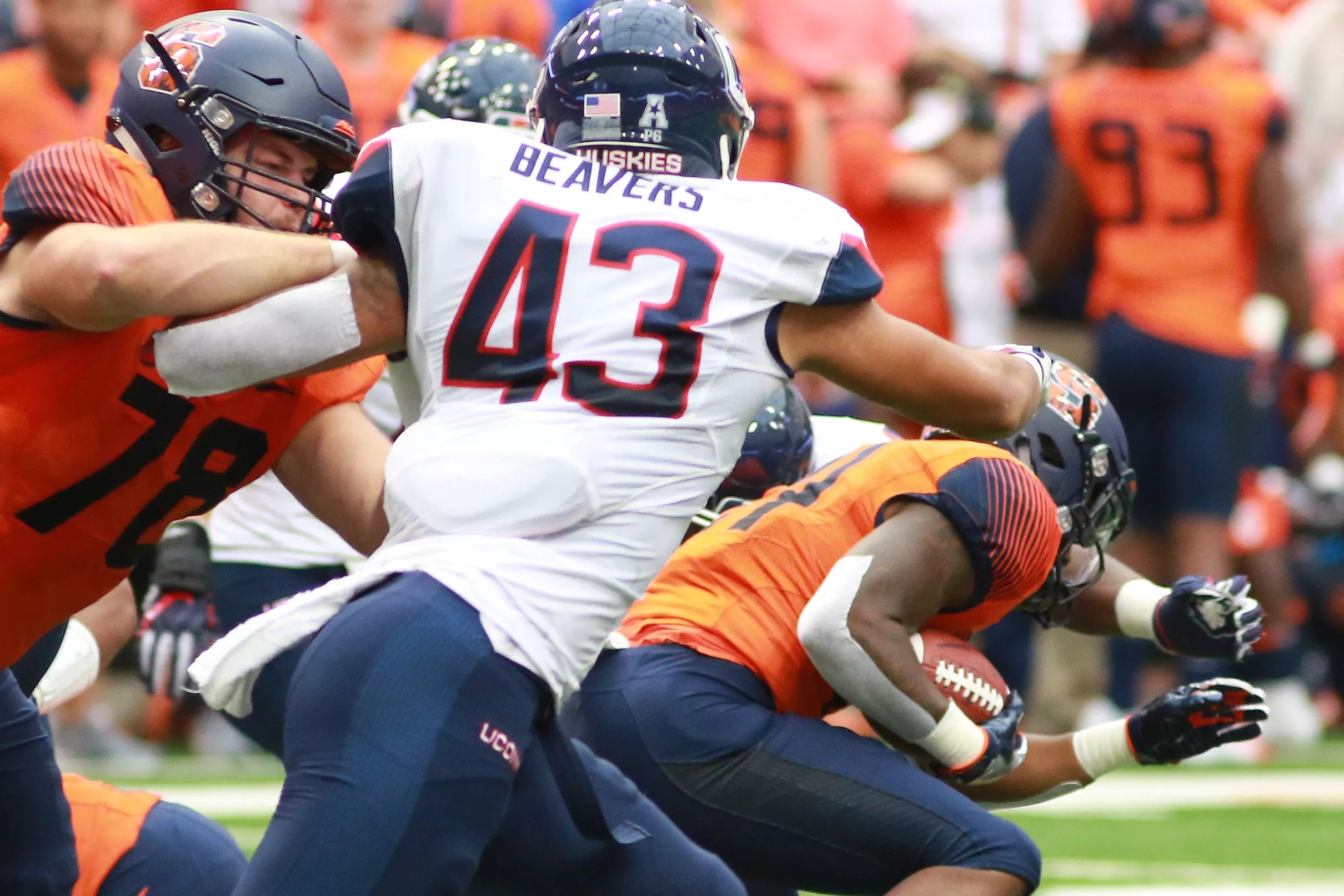 UConn Football Notebook: DE/LB Darrian Beavers Transferring to Cincinnati