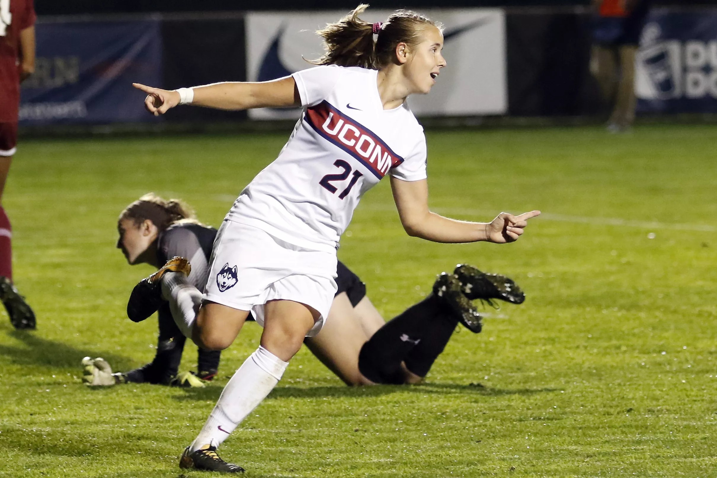 UConn Women’s Soccer Takes Down Temple on Senior Night, 3-2