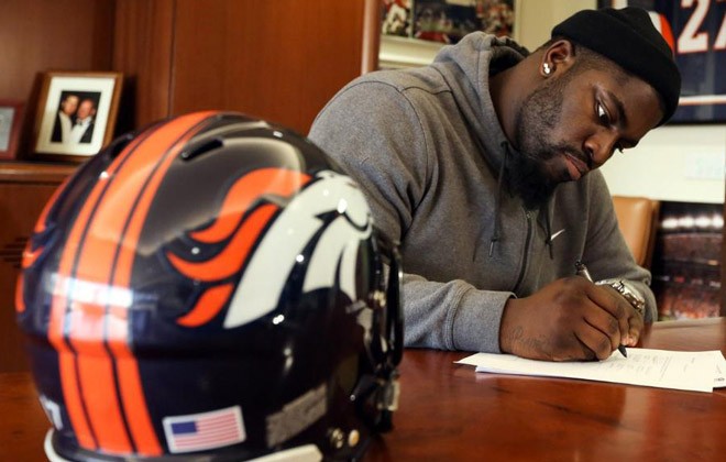 How new Broncos offensive tackle Menelik Watson fell in love with football