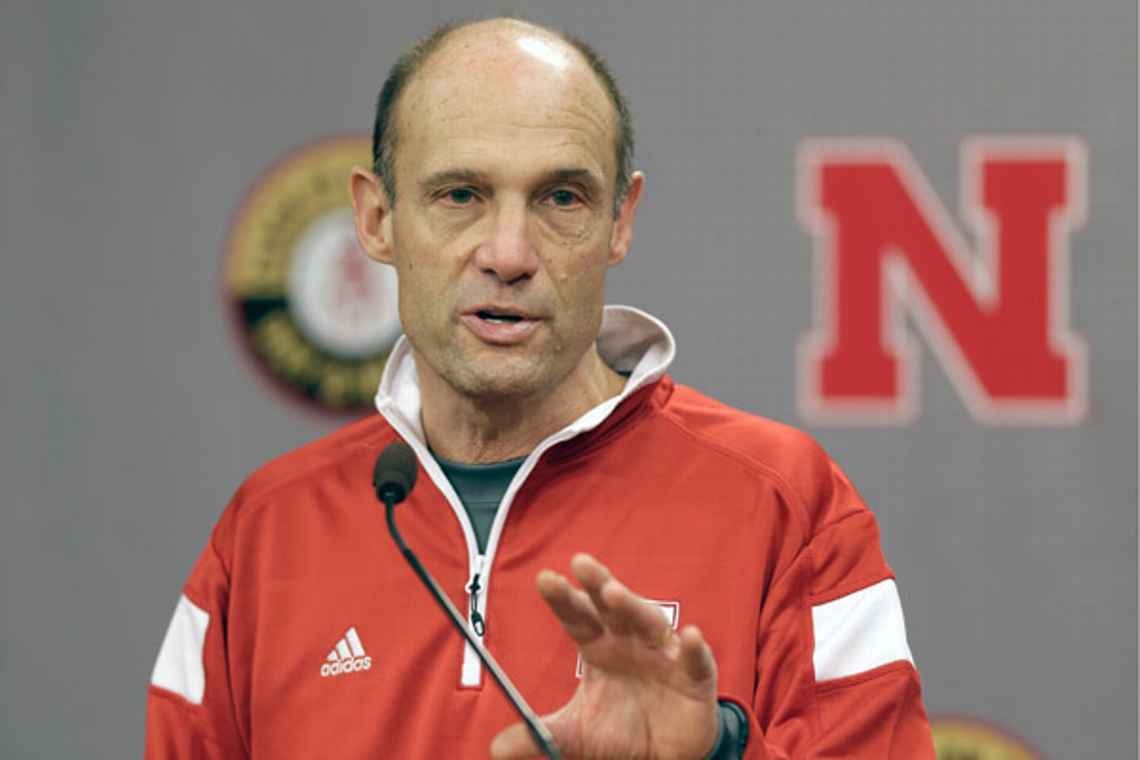 Nebraska coach Mike Riley receives 1-year contract extension