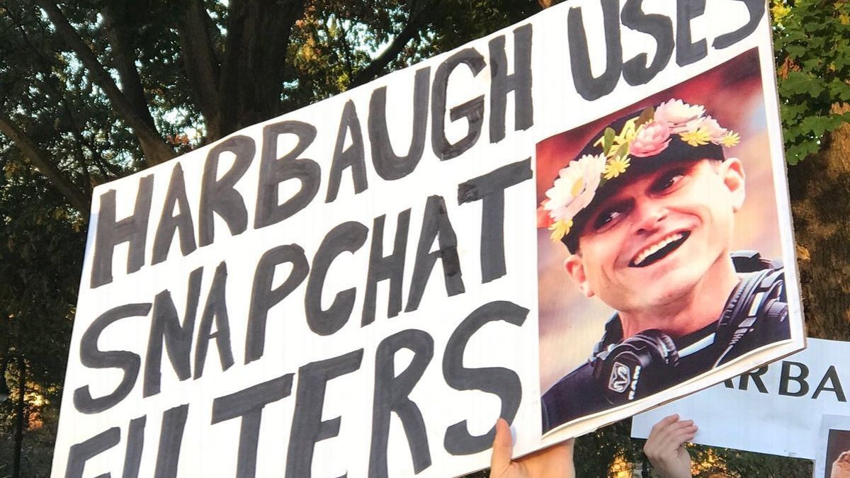 Best GameDay signs: No love for Harbaugh