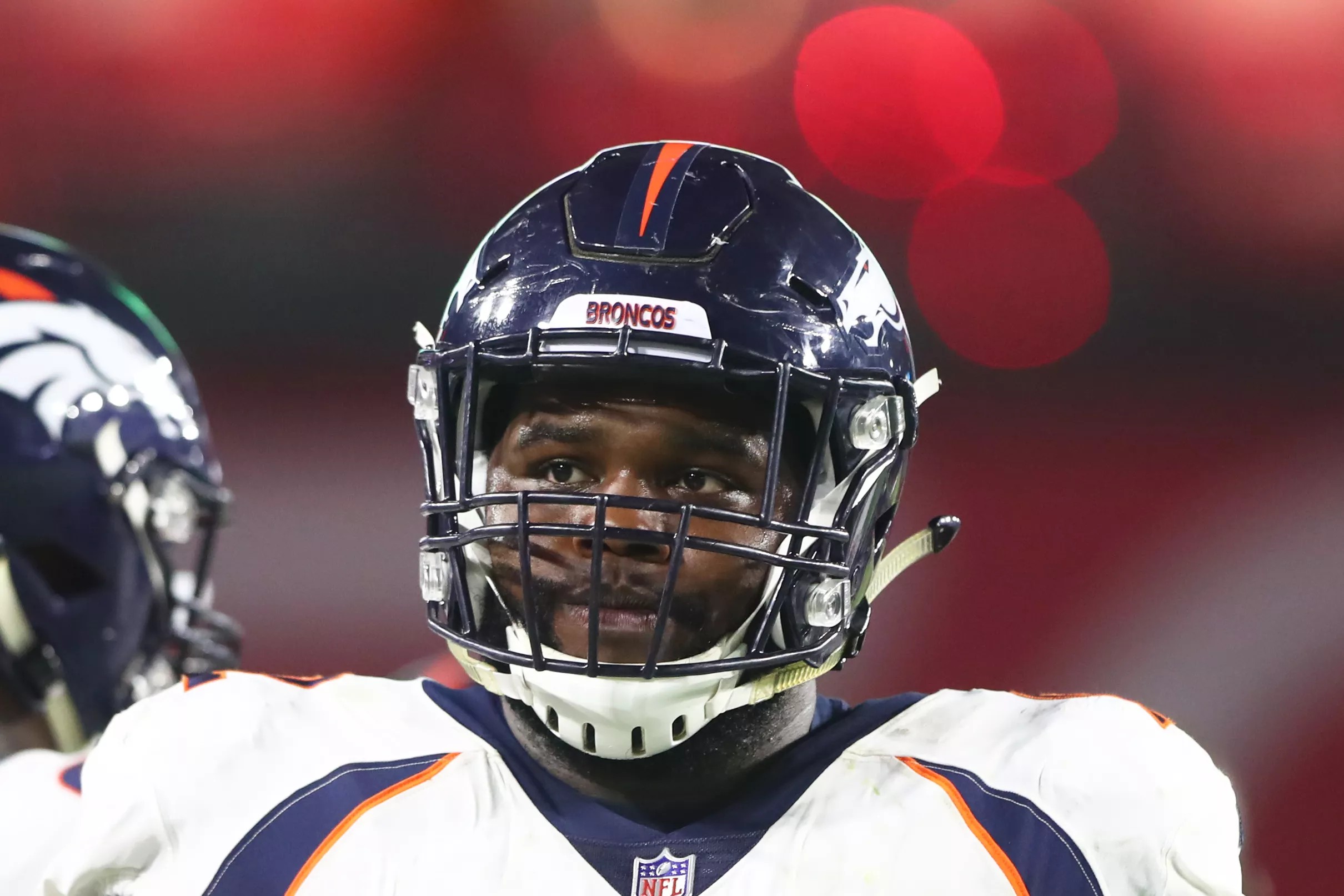 Broncso re-sign Zach Kerr to a two year deal