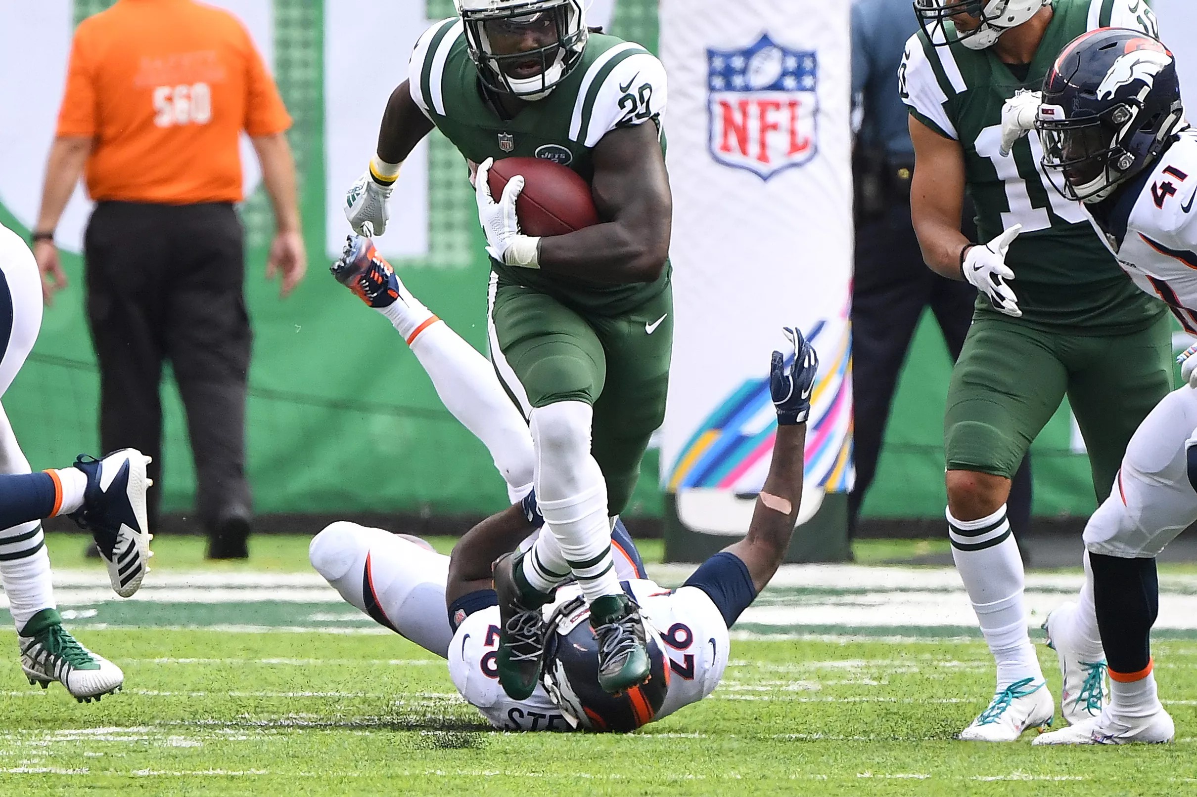 Broncos 3rd & long: no defense