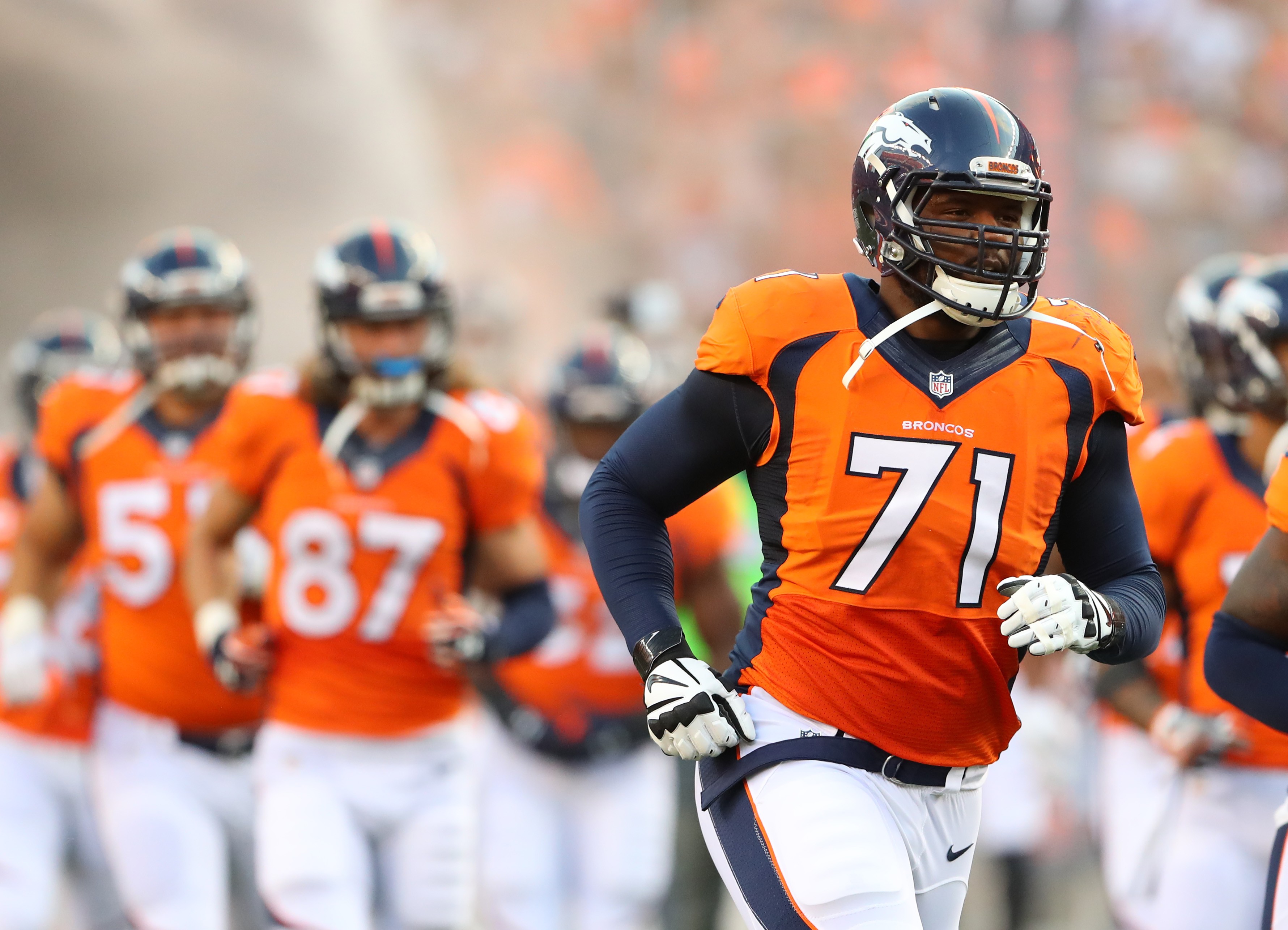 Donald Stephenson restructures contract with Broncos