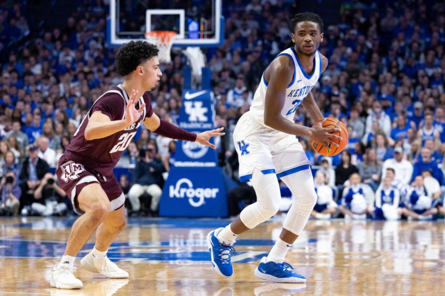 Kentucky mens basketball left out of AP Top 25 rankings despite ...