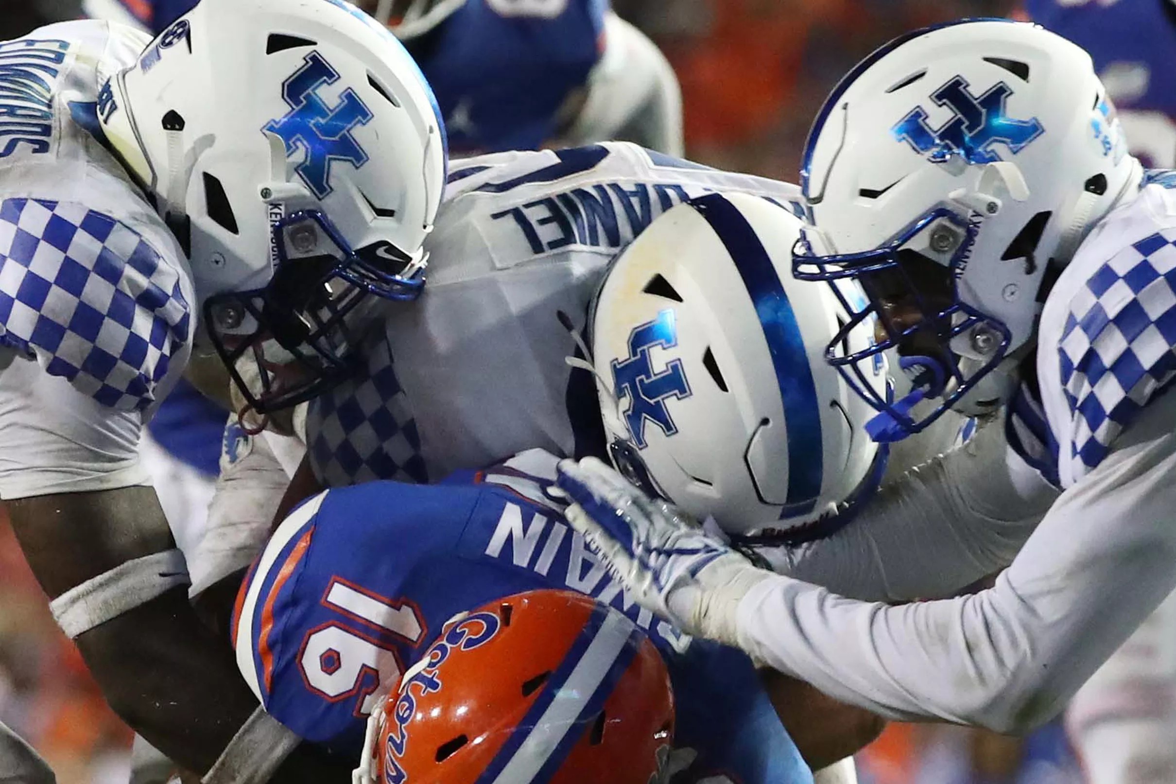 3 Wildcats depart football team