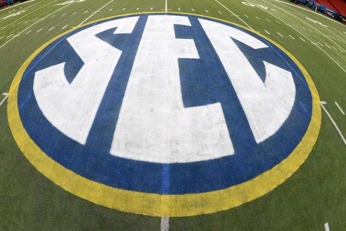 Dave Roller representing Kentucky Wildcats in 2015 SEC Football Legends ...