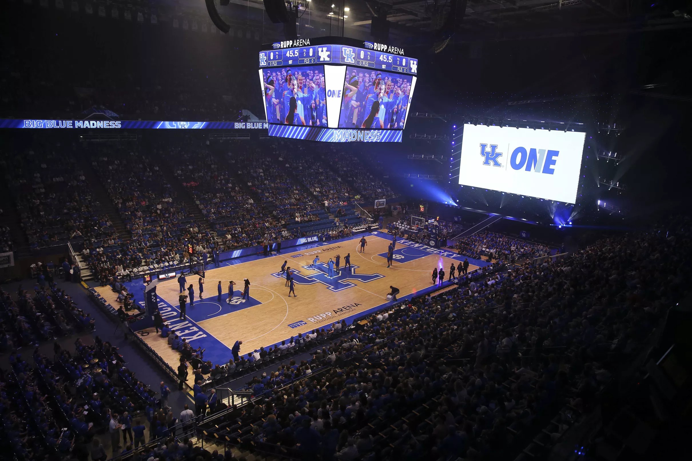 Rupp Arena and UK Basketball sign new 15-year lease agreement