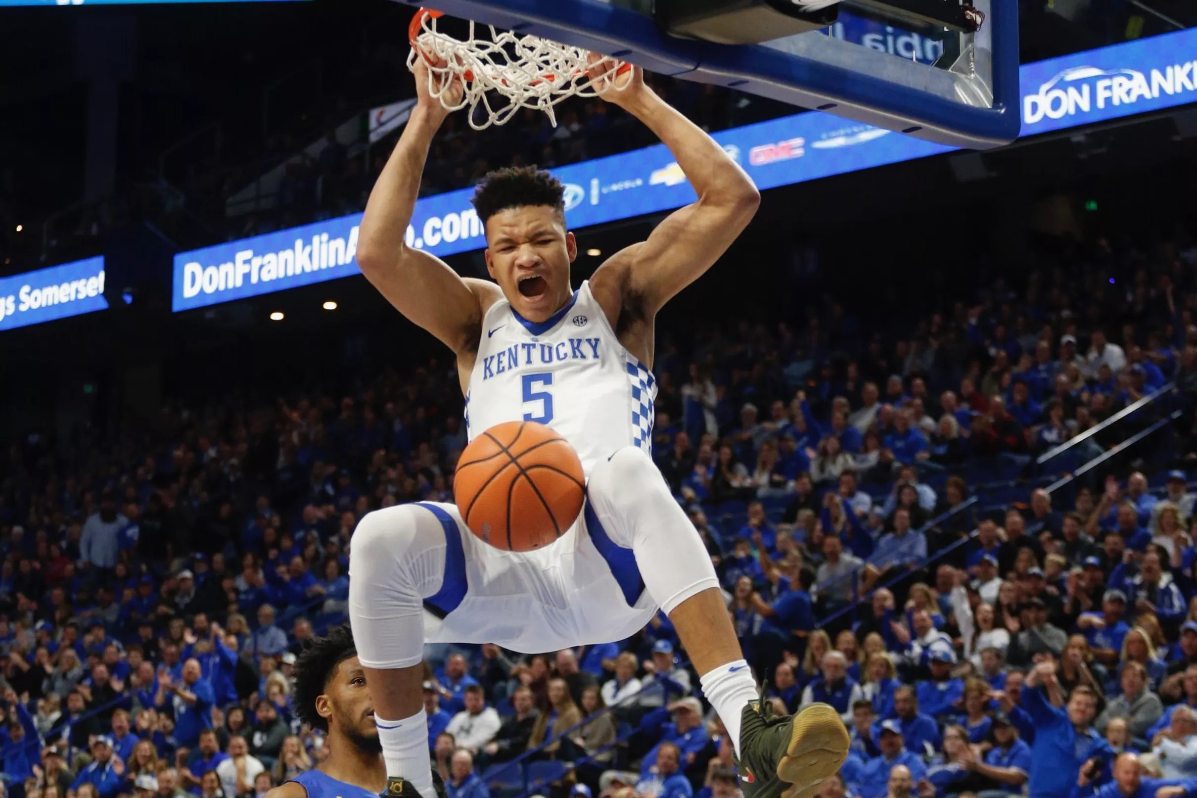 Highlights of Kentucky Wildcats Basketball racing past Morehead State