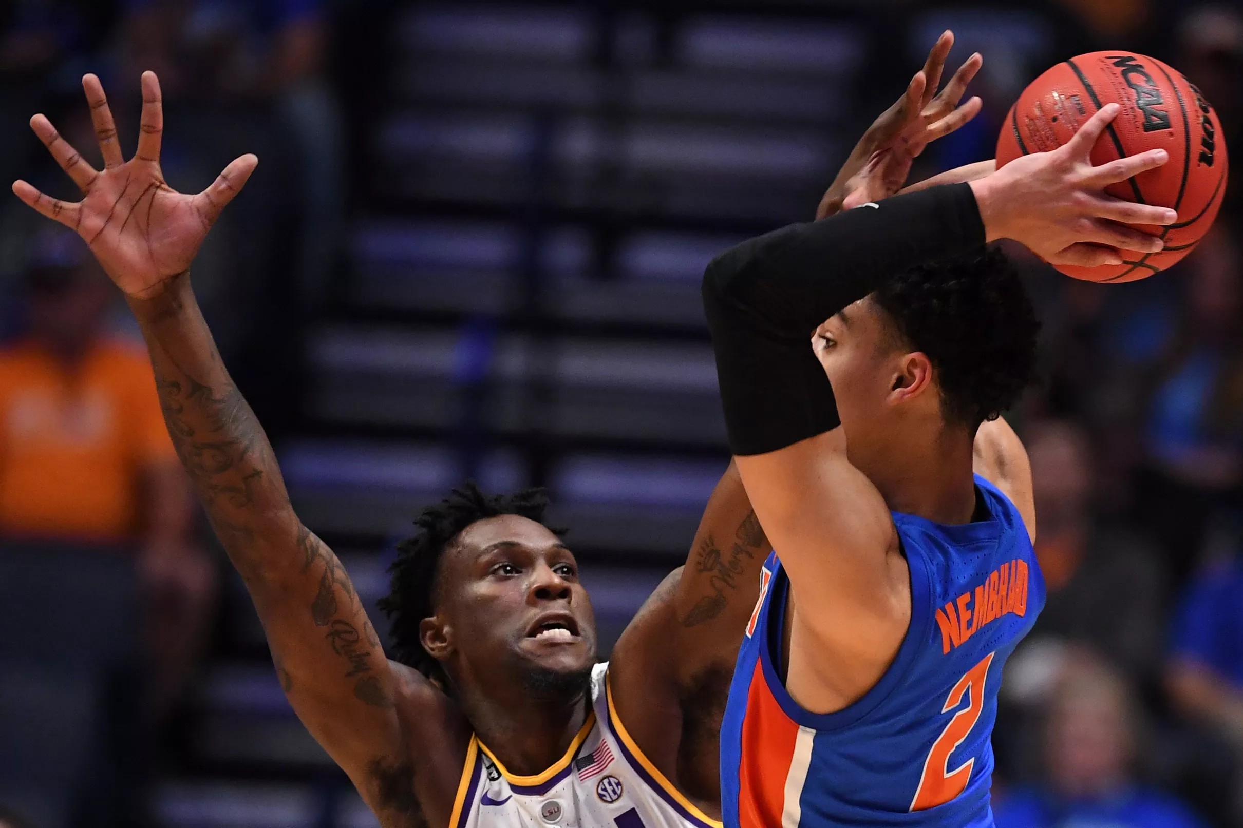 Florida beats top seed LSU at the buzzer