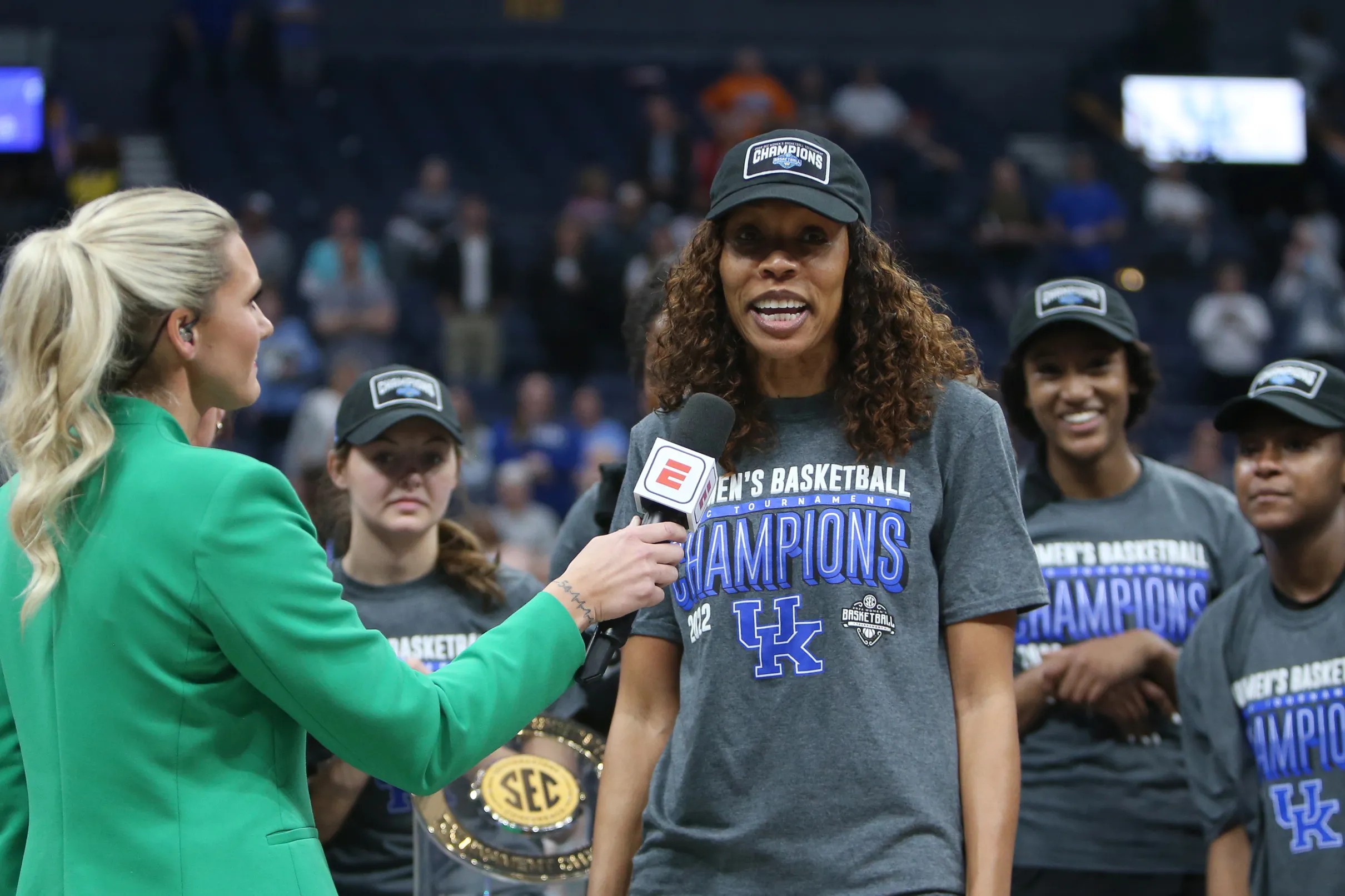 Kyra Elzy gets contract extension