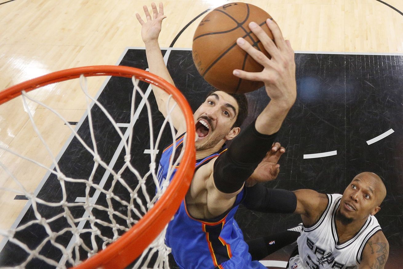 Enes Kanter comes up big as Thunder upset Spurs