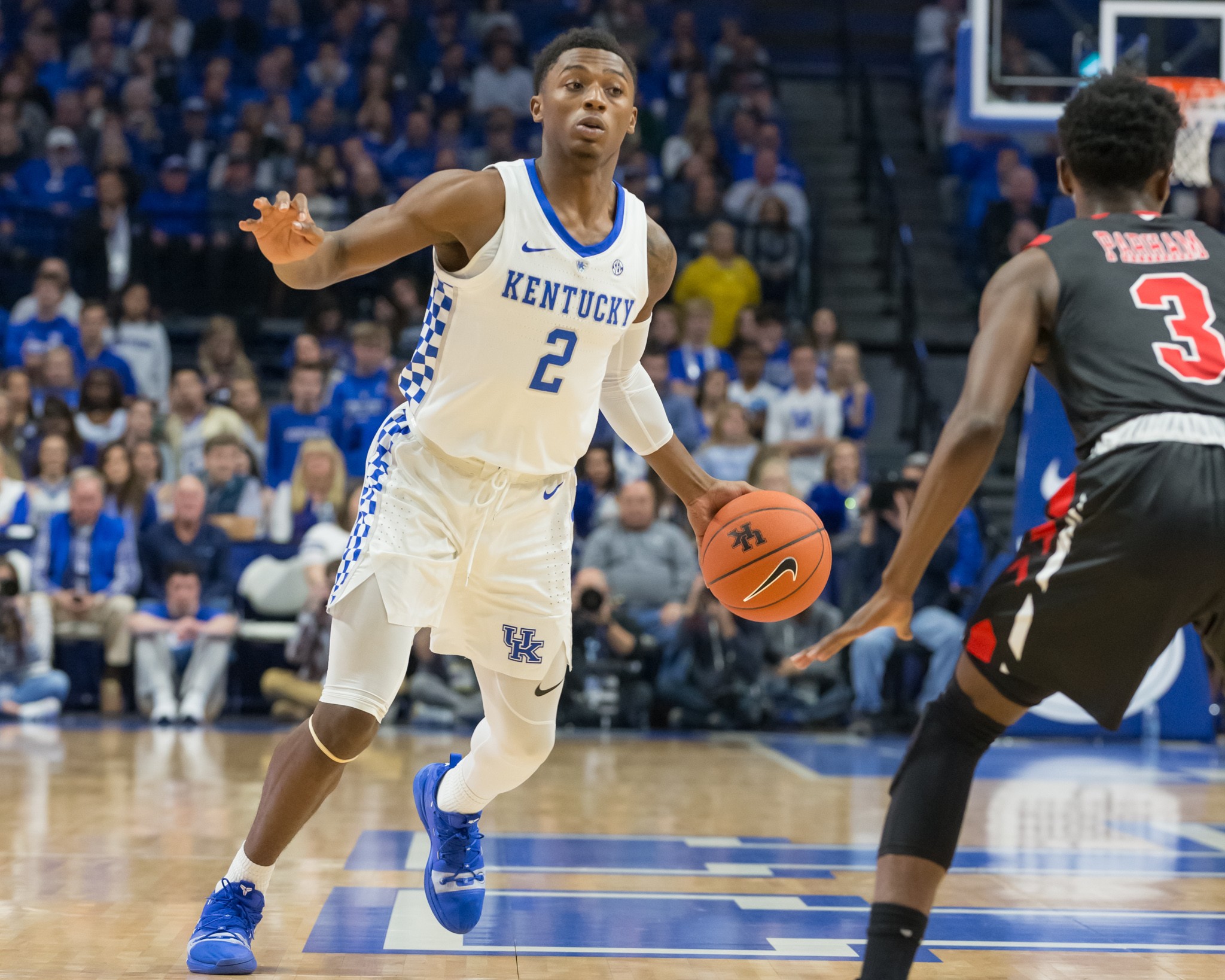 Kentucky Opens as Slight Favorites Over Louisville