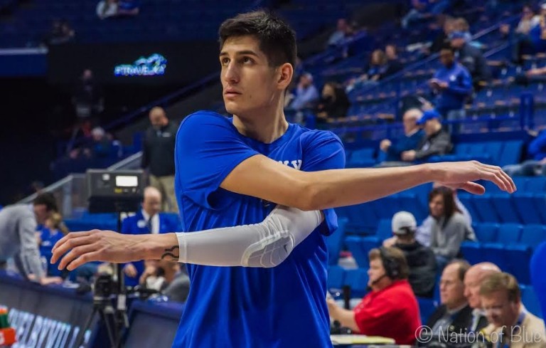 Derek Willis Takes the Court in Portsmouth Invitational Tournament