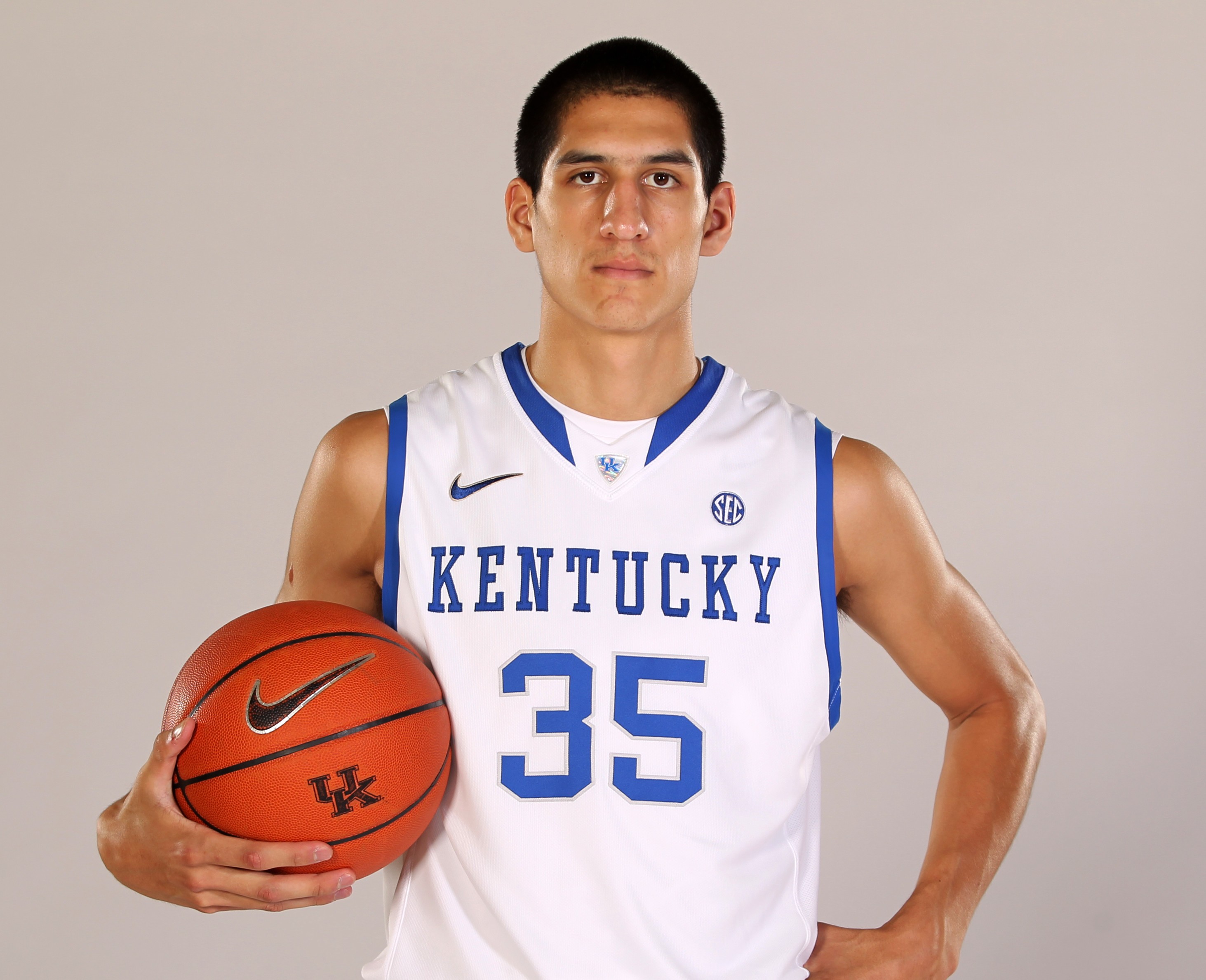 Derek Willis arrested for public intoxication