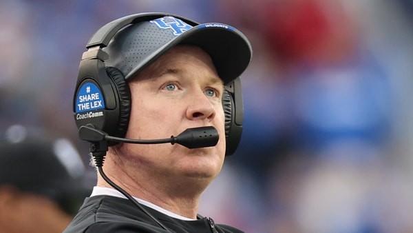 Alexis Holmes leads USA to world record at World Championships