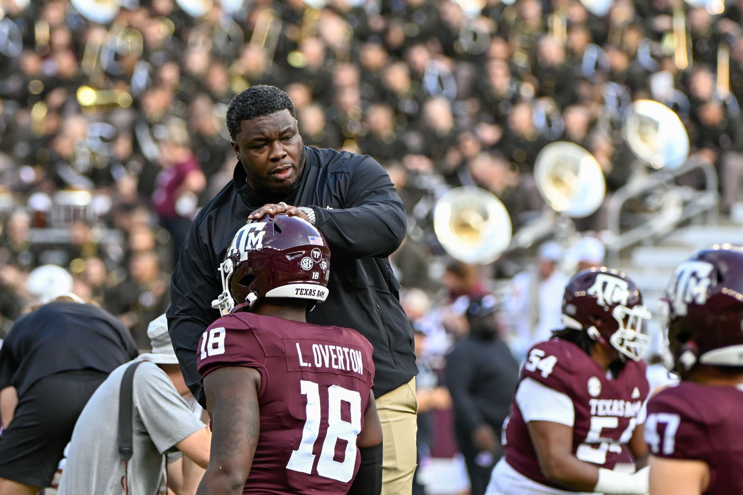 Texas A&M DL Coach Elijah Robinson accepts DC job at Syracuse