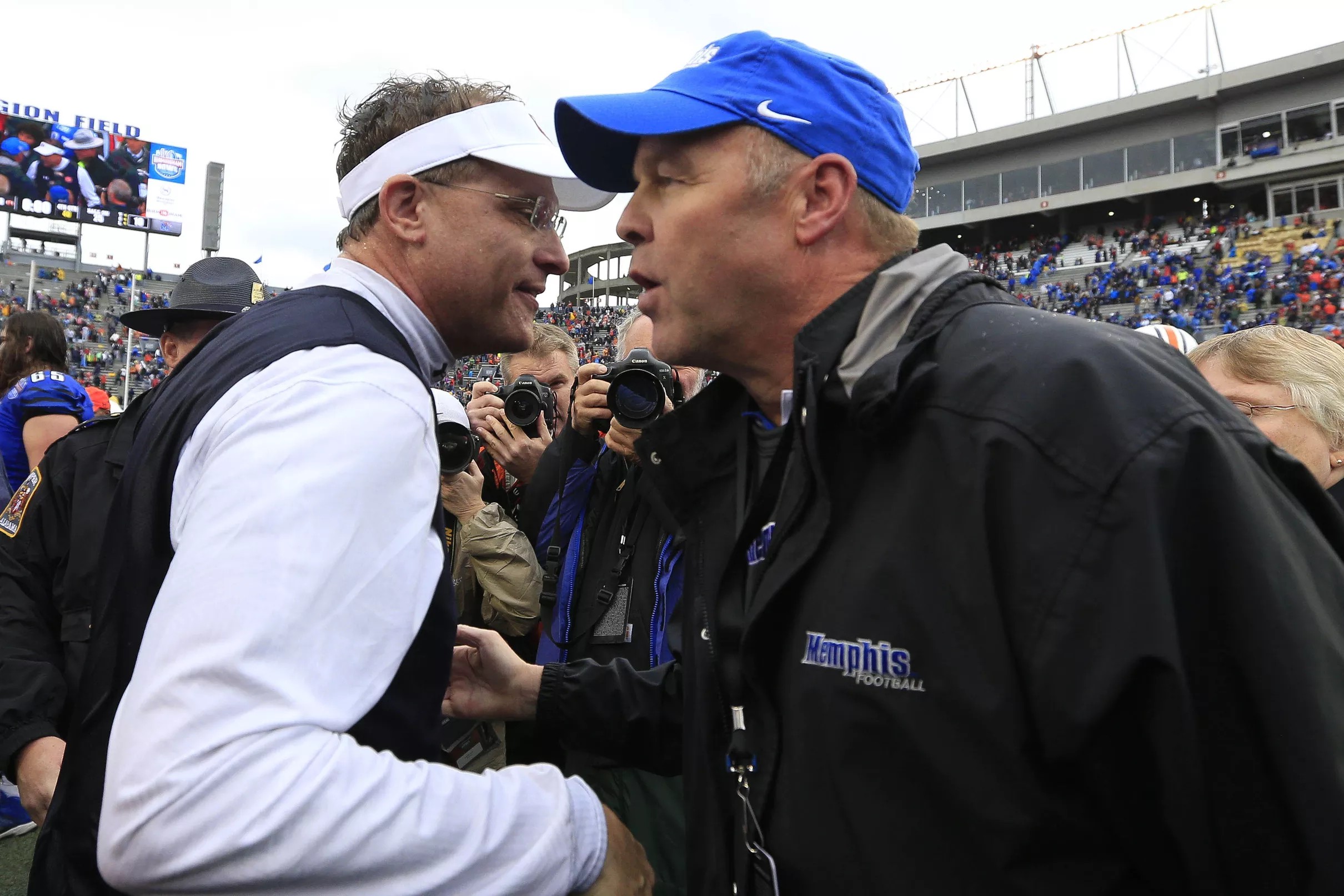 Texas A&M to hire Memphis OC Darrell Dickey