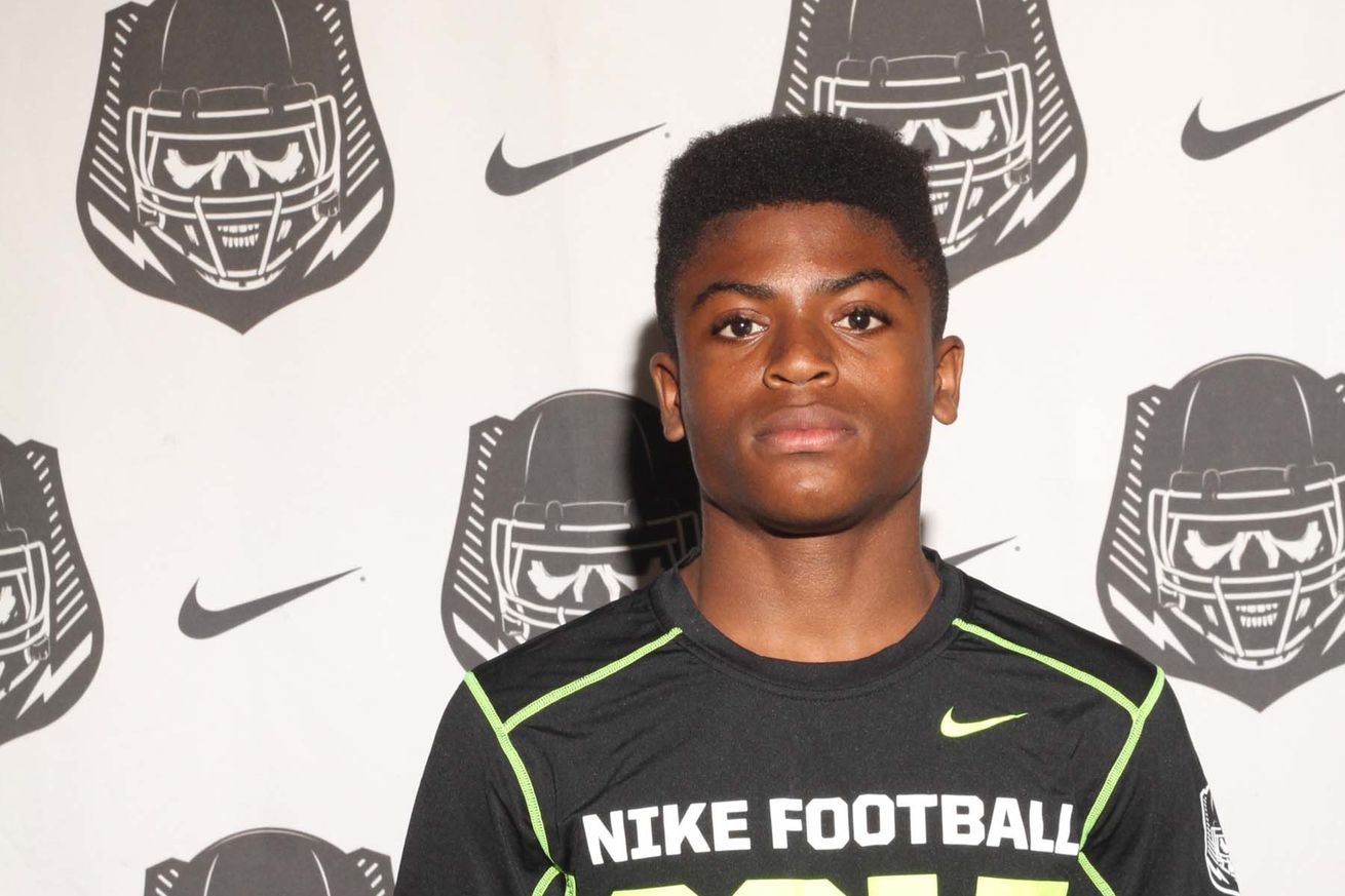 Defensive tackle Kobe Smith commits to South Carolina Gamecocks