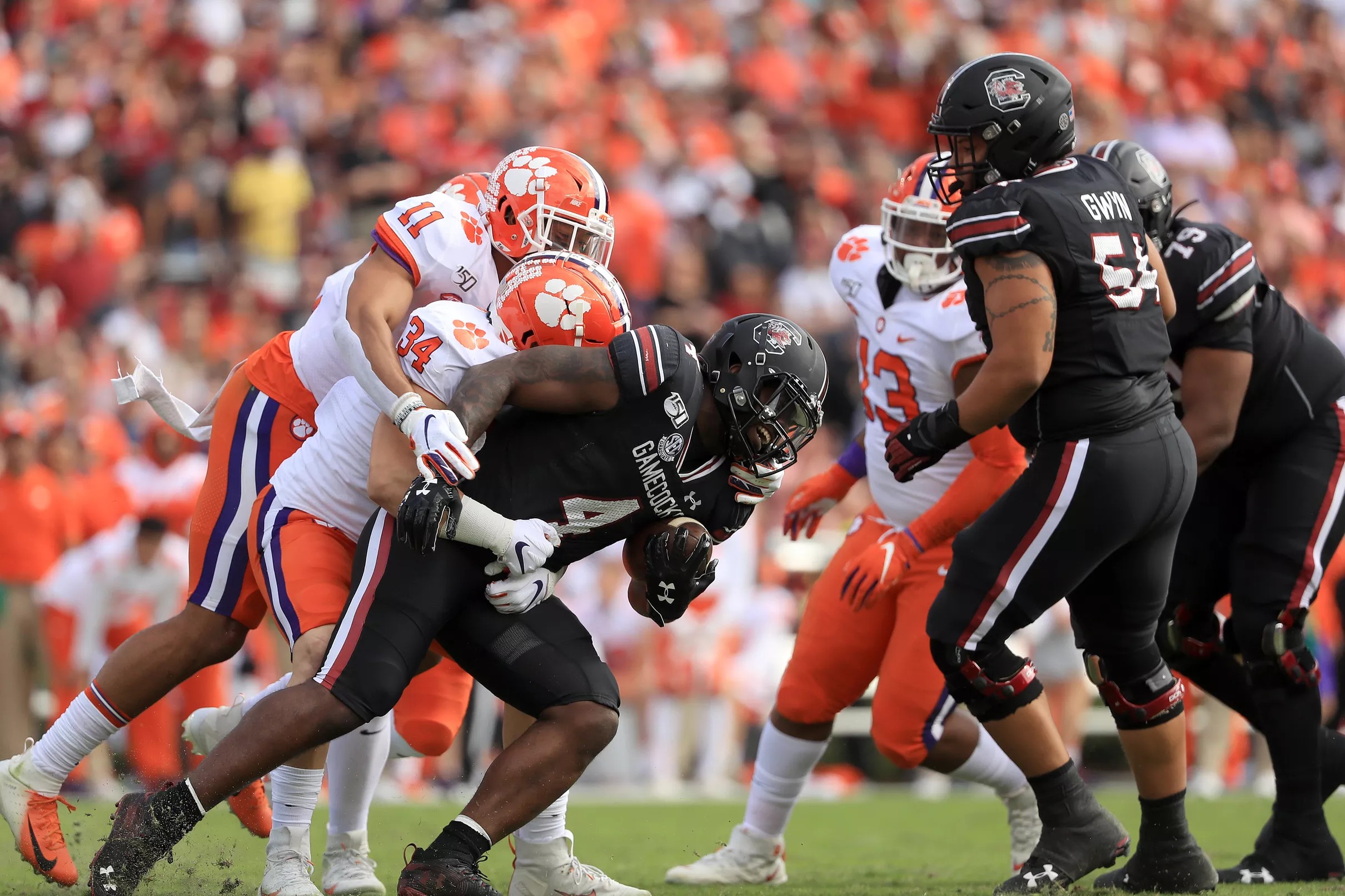 Gamecocks close season with sixth straight loss to Clemson, 38-3