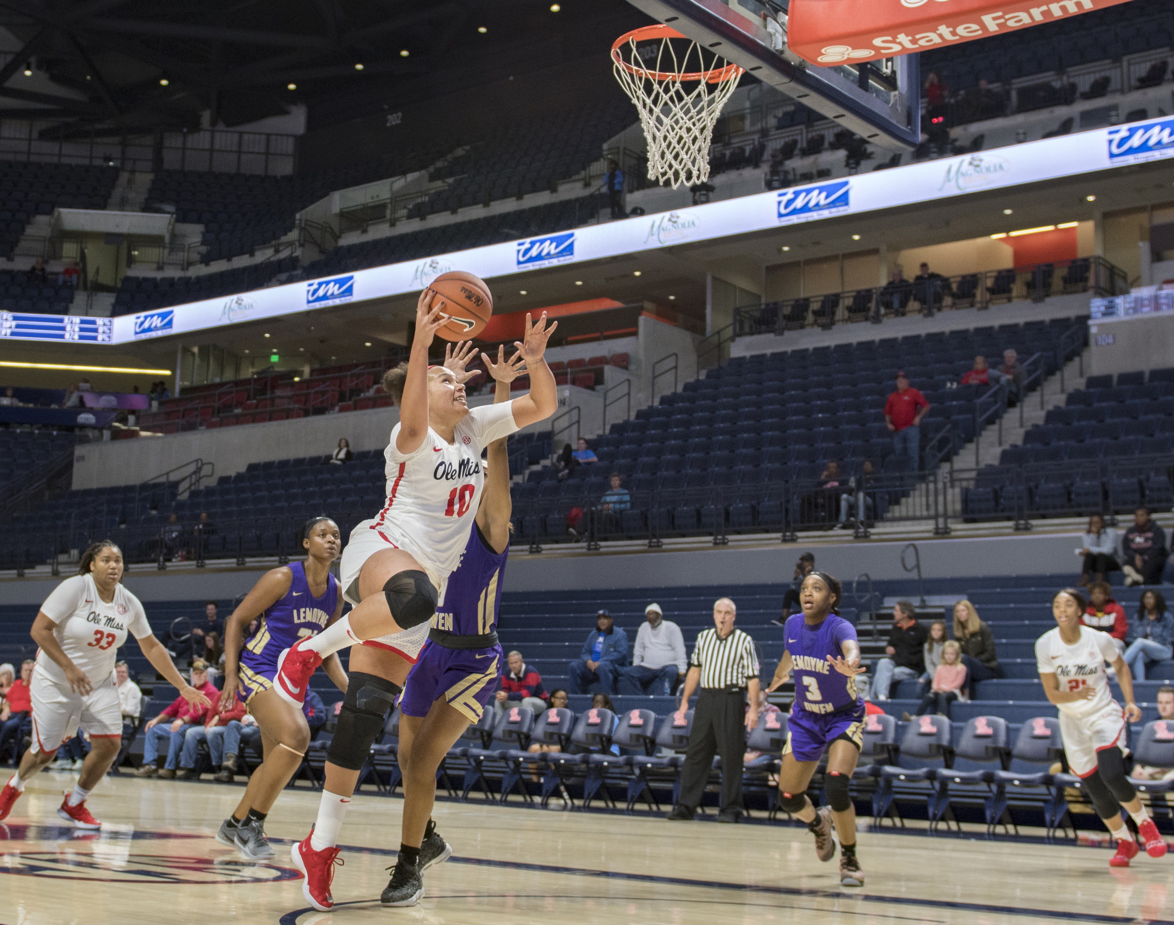 Women’s basketball hopes to create early season momentum